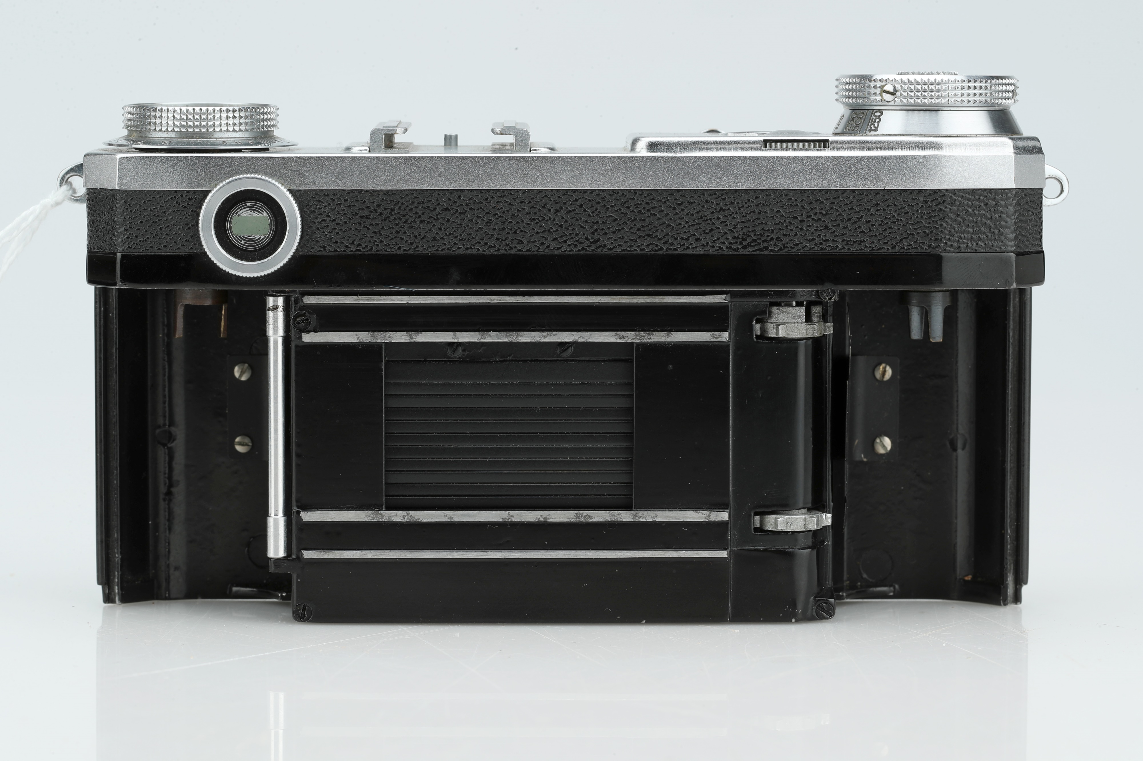 Lot 458 - A Zeiss Ikon Contax II Rangefinder Camera,