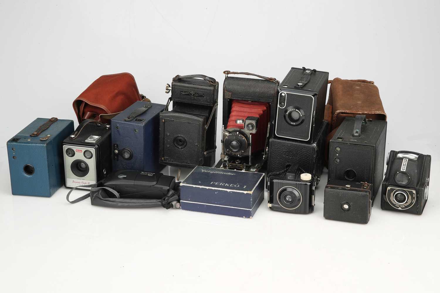 Lot 653 - A Mixed Selection of Cameras,