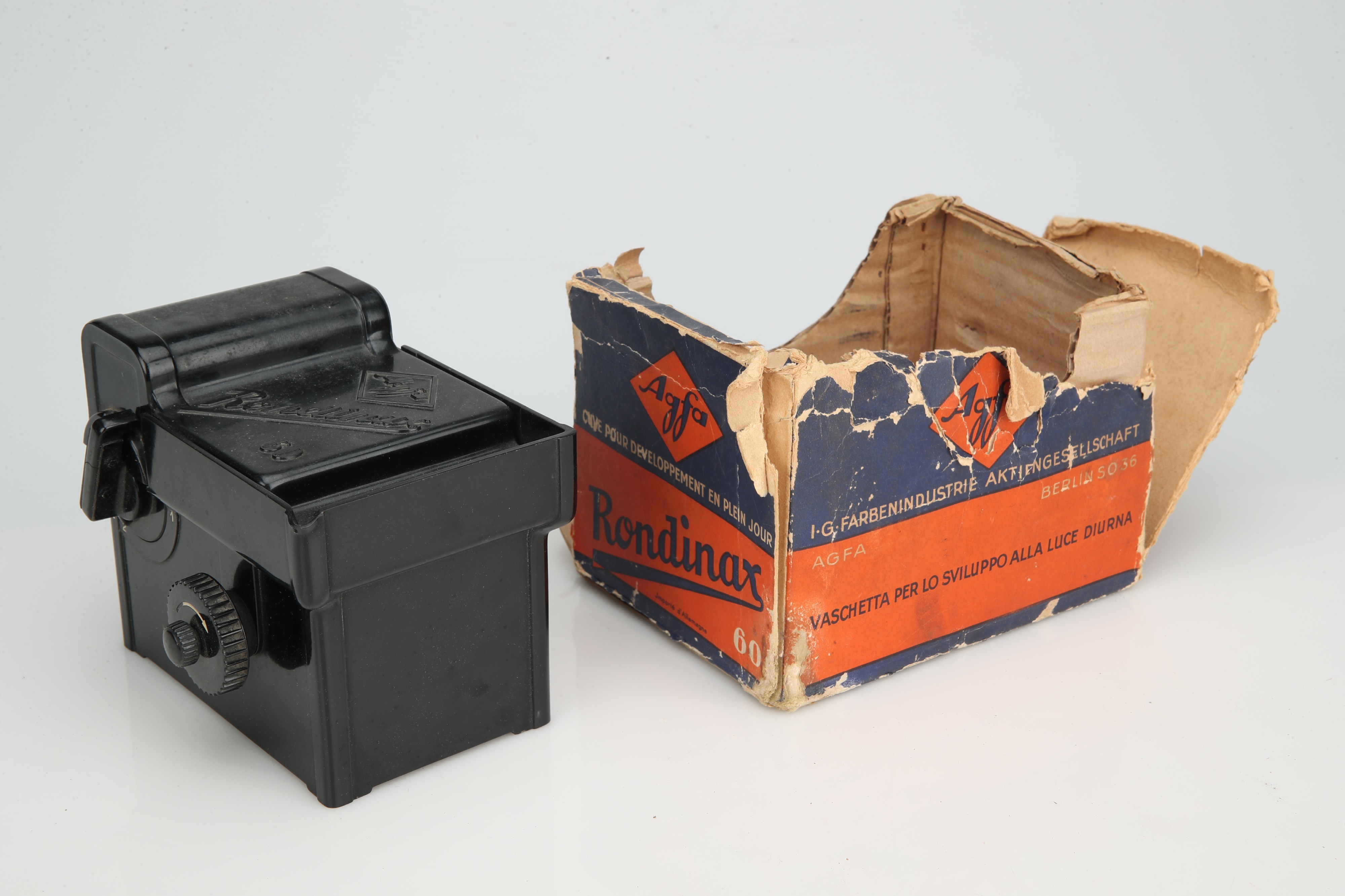 Lot 994 - An Agfa Rondinax 60 Film Developing Tank,