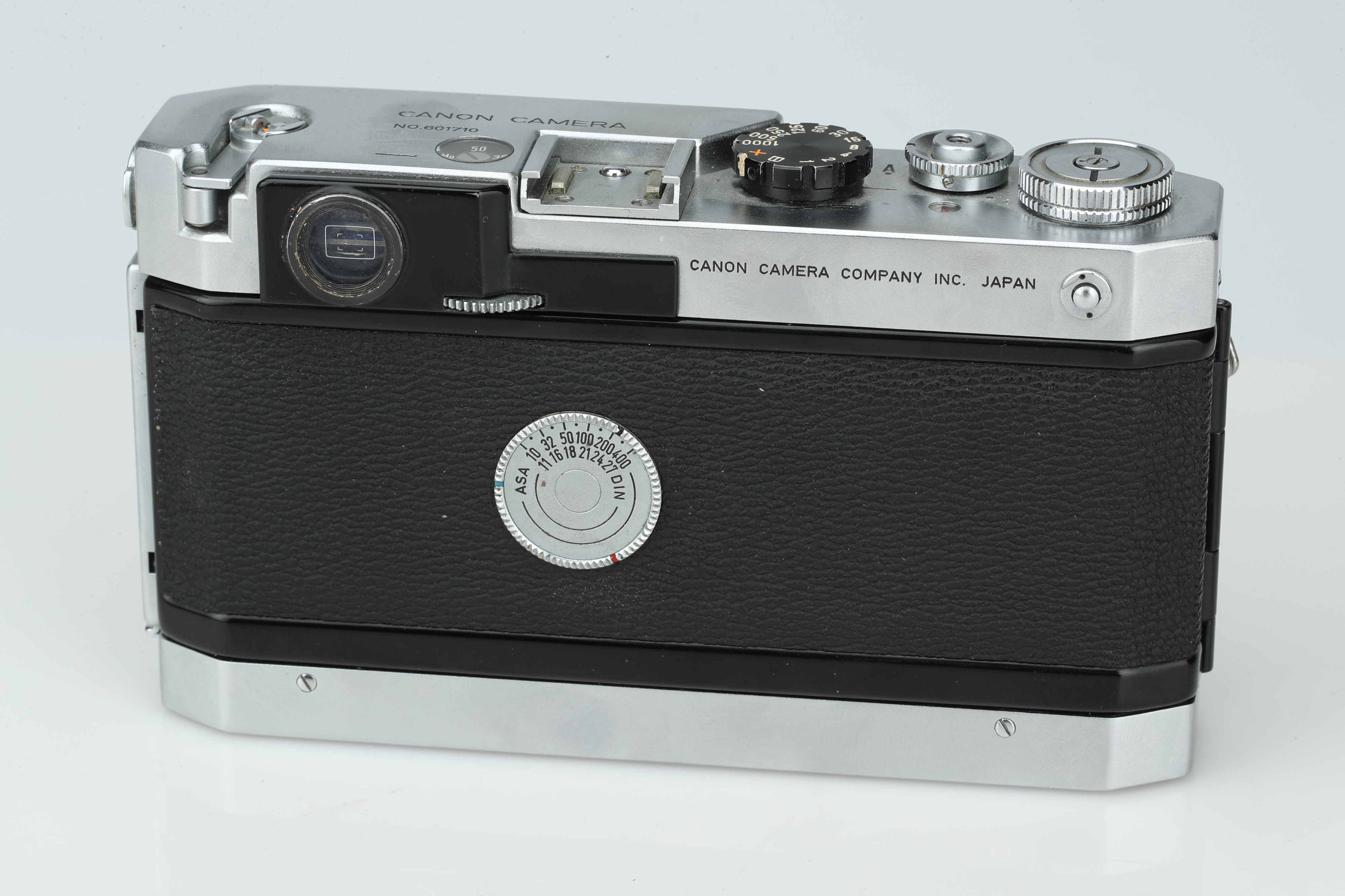 Lot 405 - A Canon Model VI-T Rangefinder Camera,