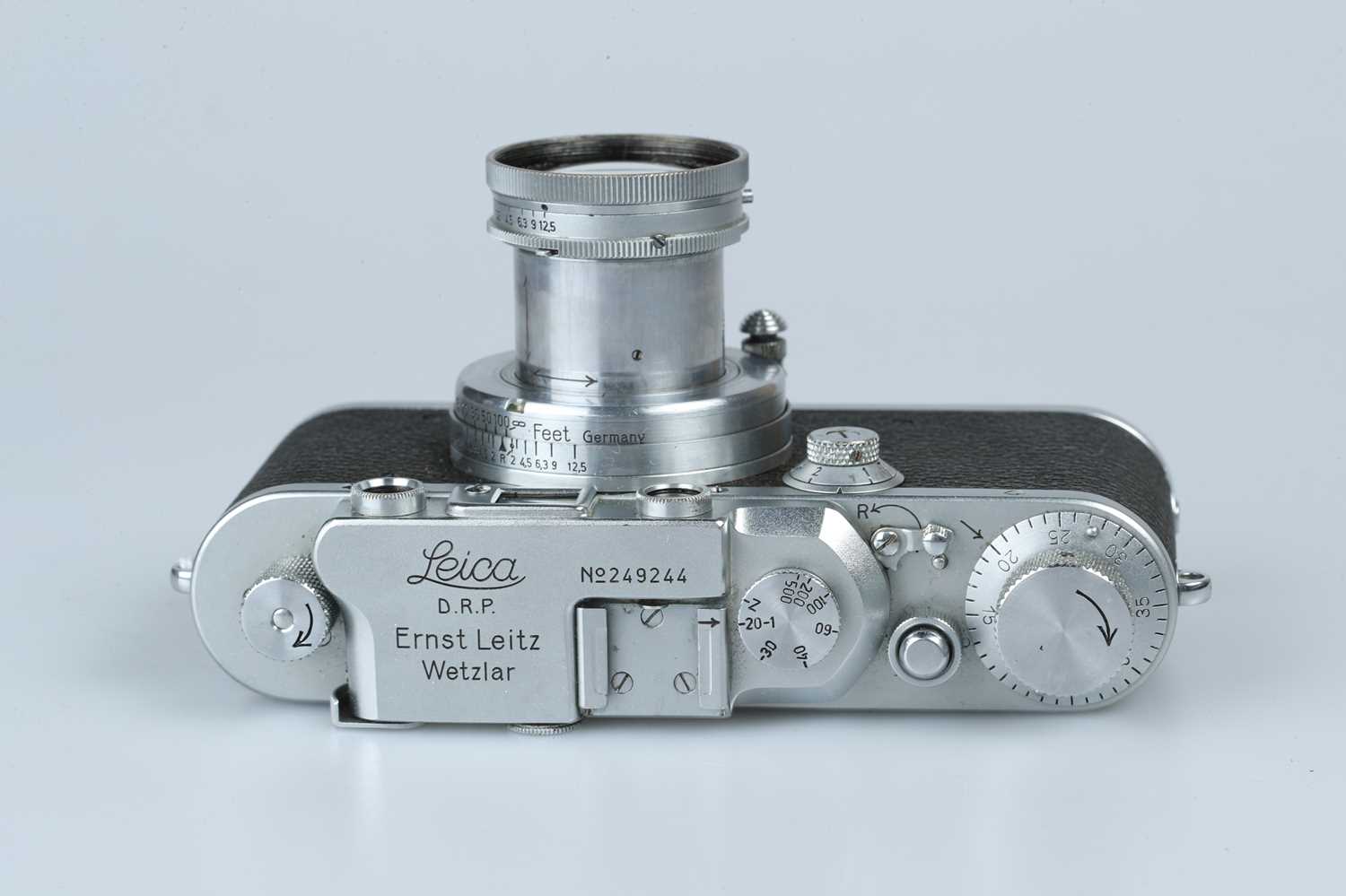 Lot 35 - A Leica II Rangefinder Camera,