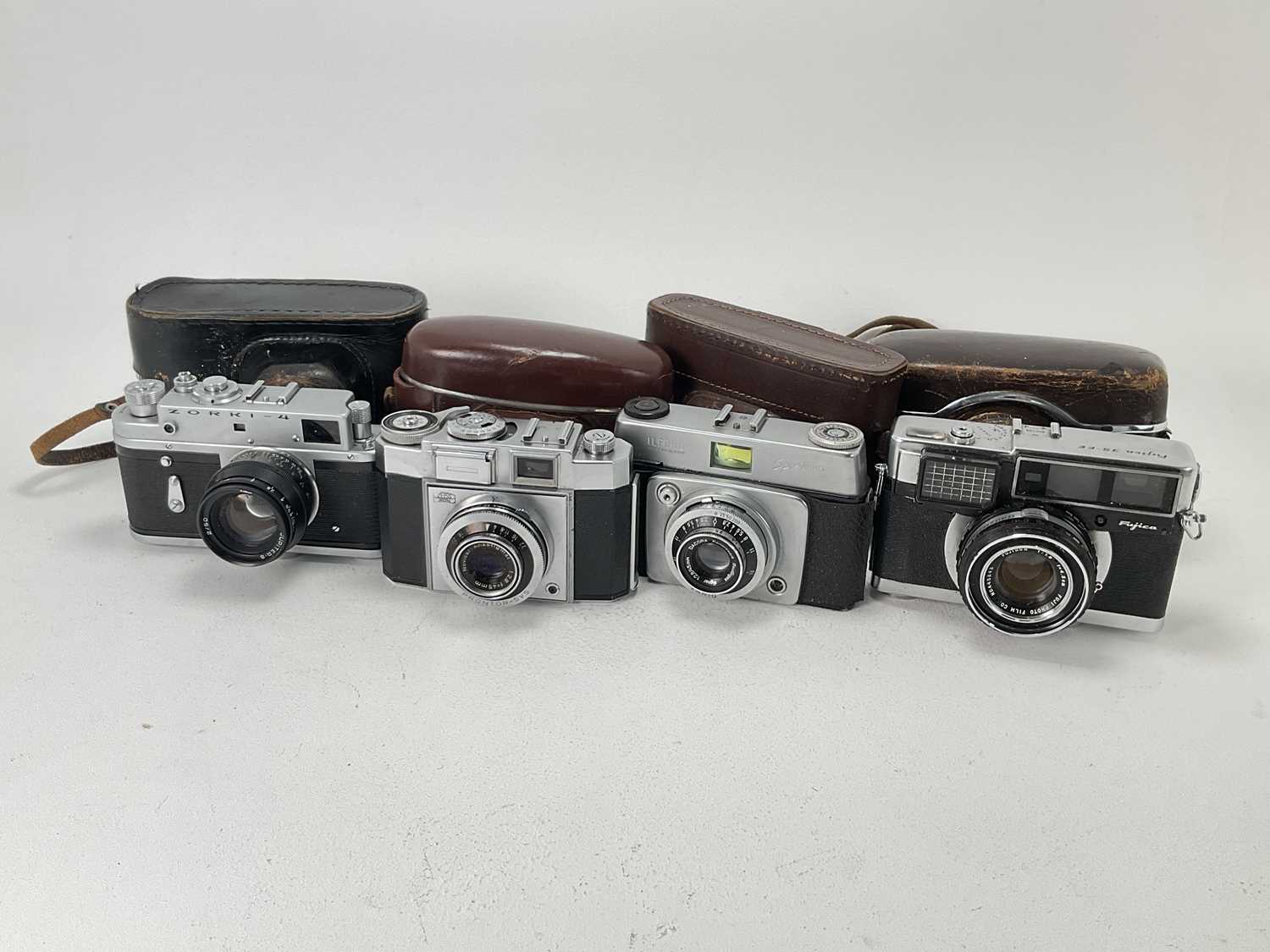 Lot 188 - A Selection of 35mm Cameras,
