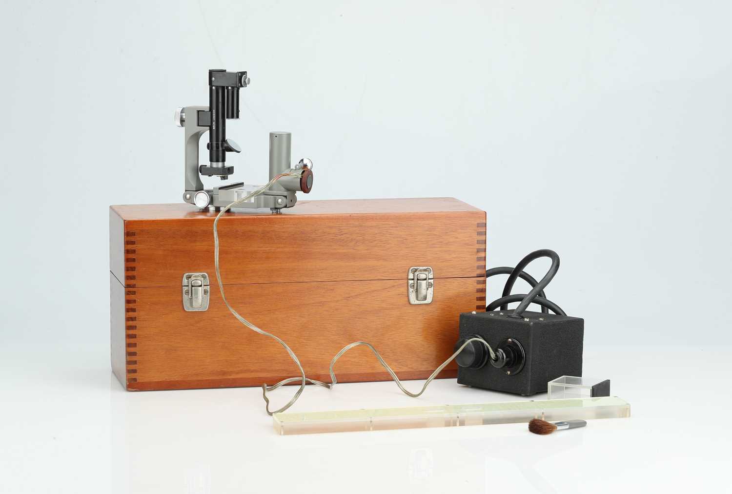 Lot 323 - A Beck Hartree Microspectroscope,