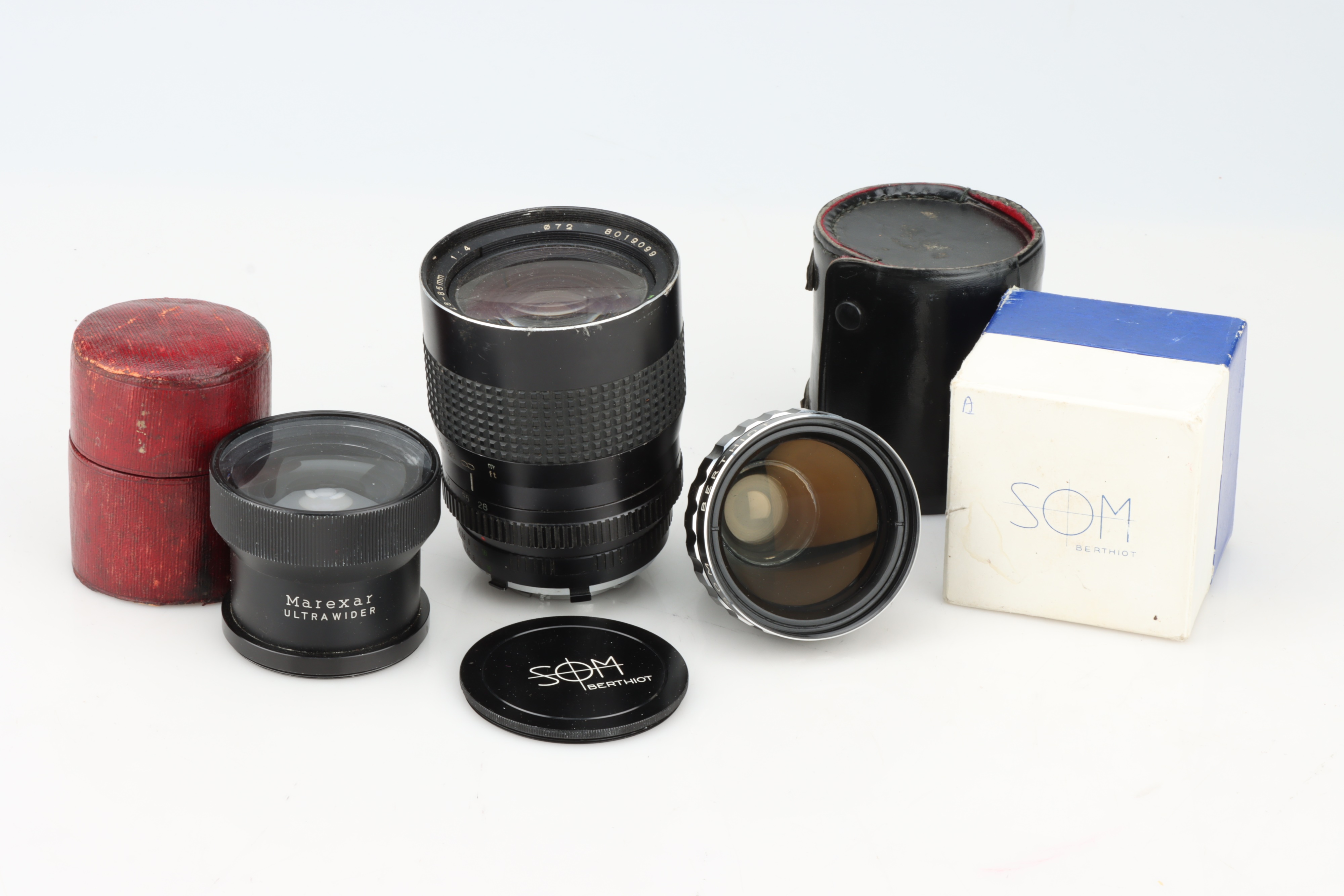 Lot 466 - A Som Berthiot Ampli-Flor Lens,