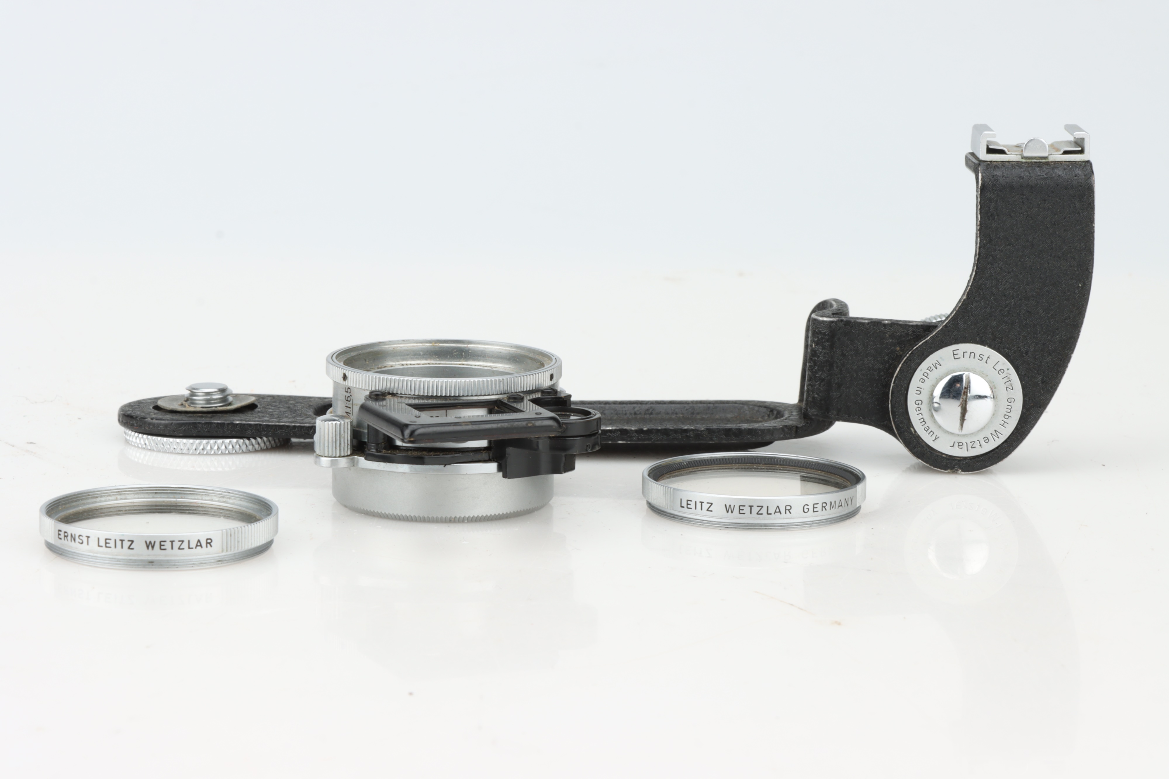 Lot 550 - A Mixed Selection of Leica Accessories,