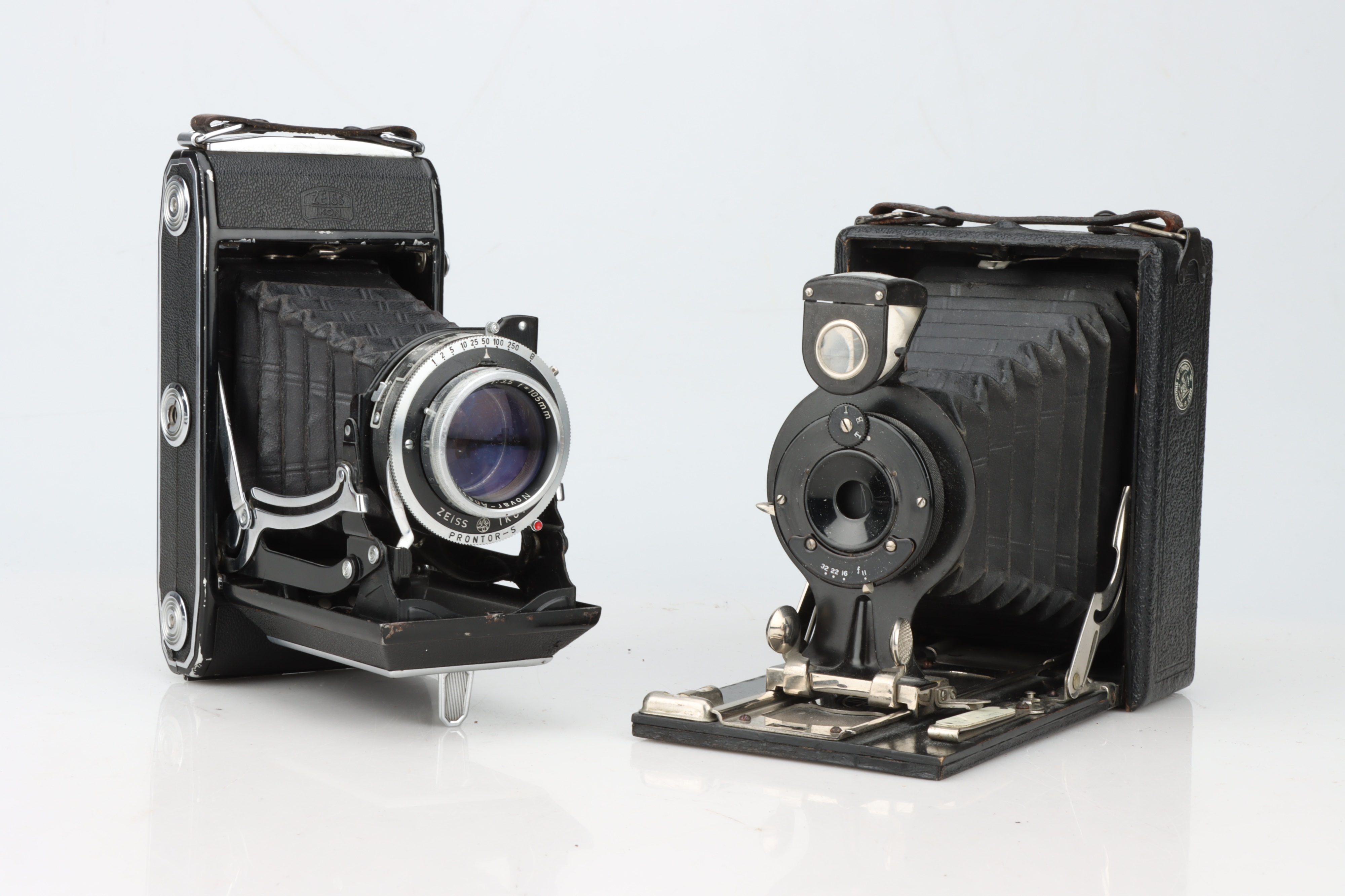 Lot 392 - A Houghton Folding Klito Camera,