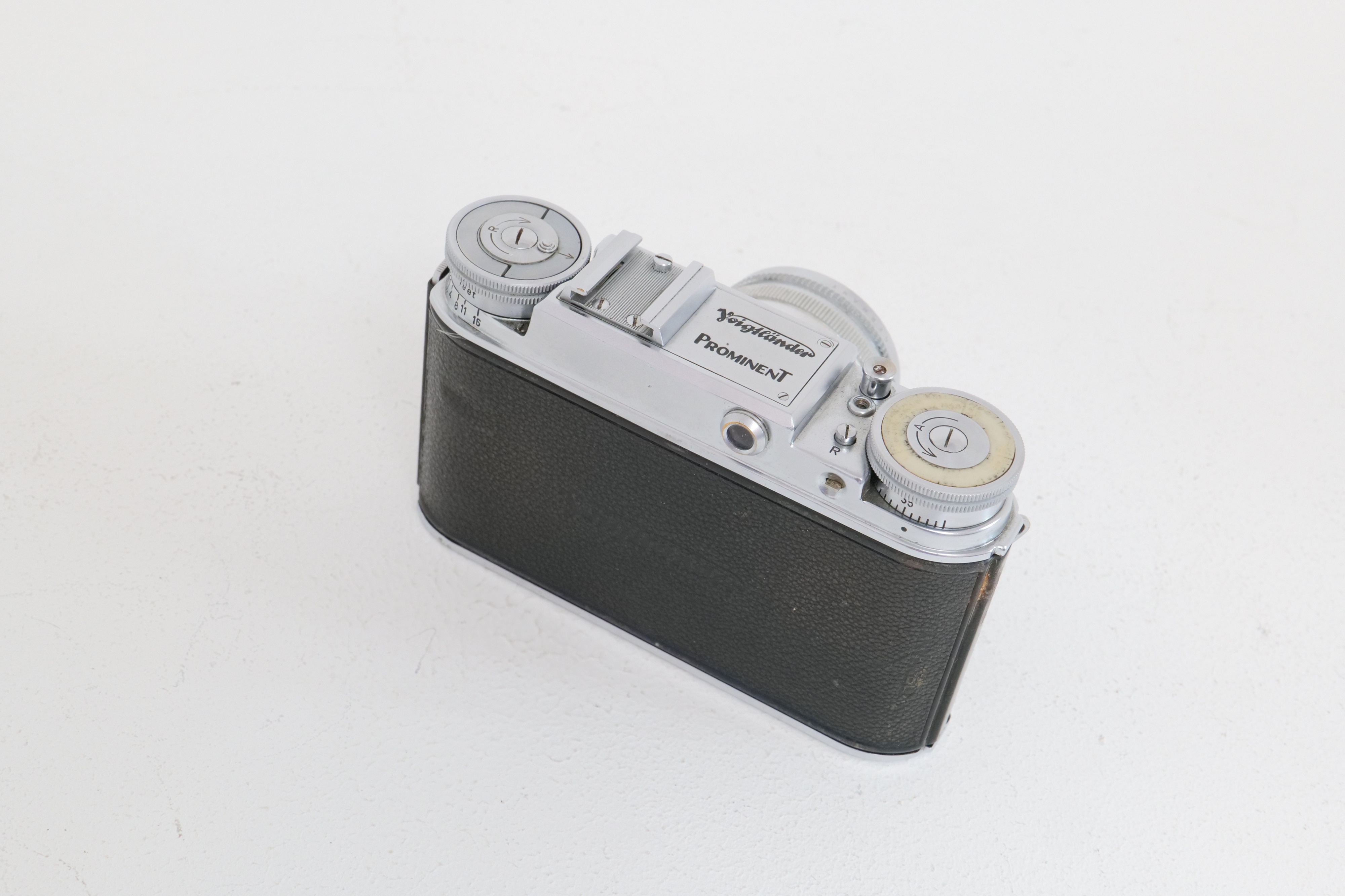 Lot 420 - A Voigtlander Prominent Rangefinder Camera,