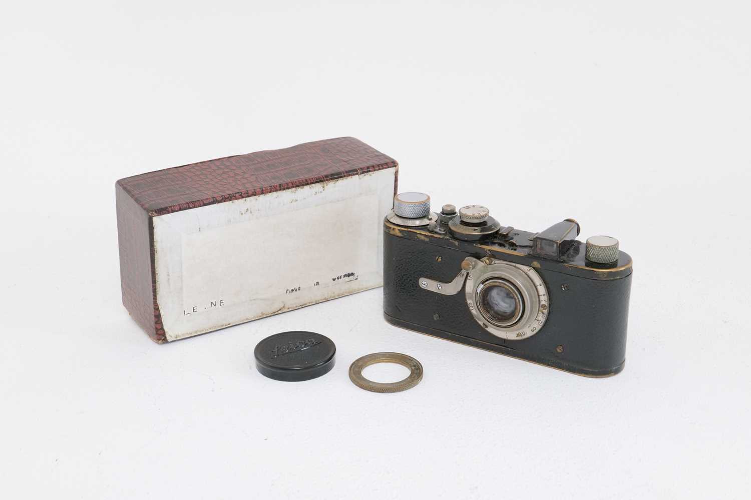 Lot 552 - A Leica Ia Camera,