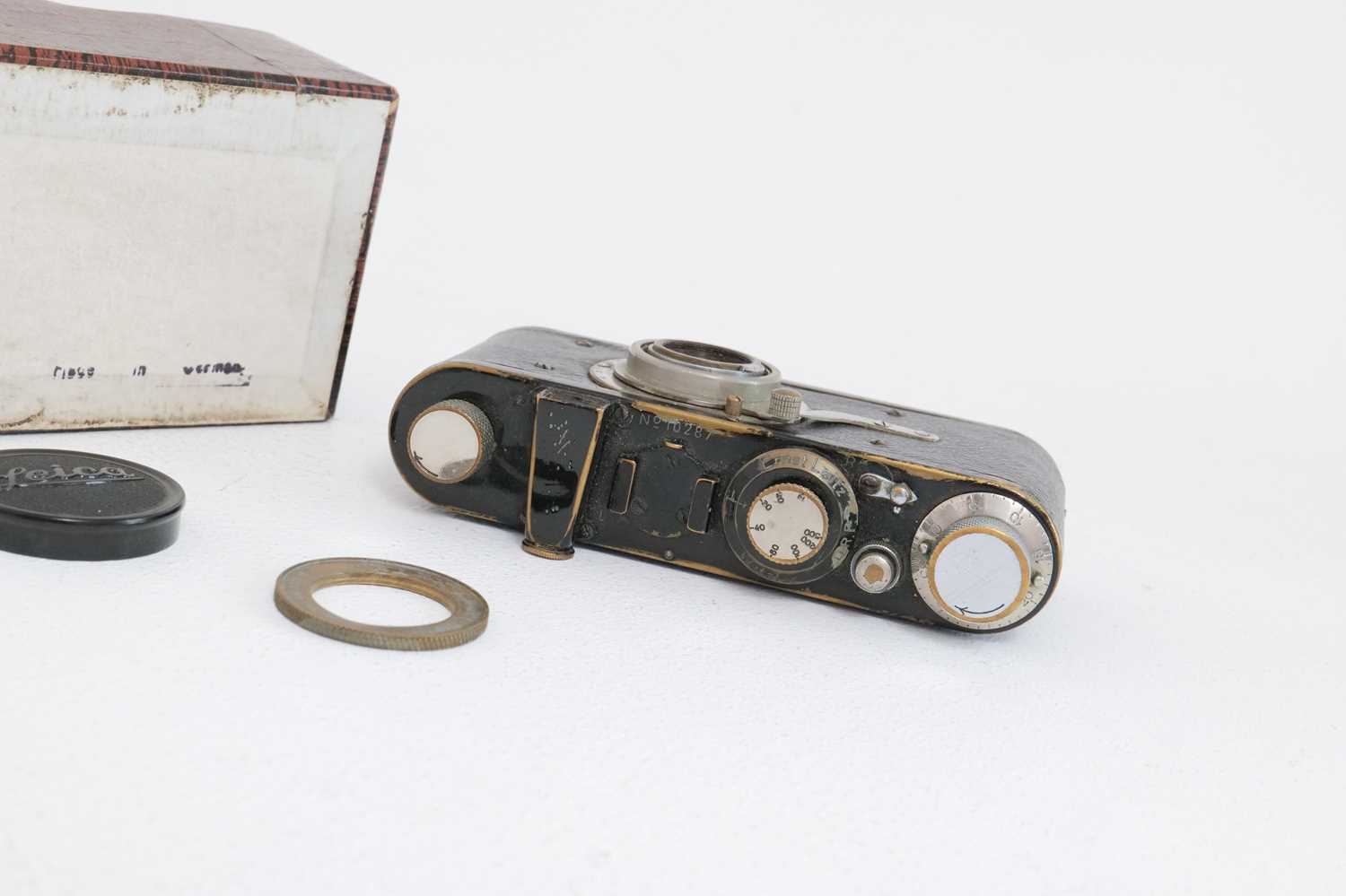 Lot 552 - A Leica Ia Camera,