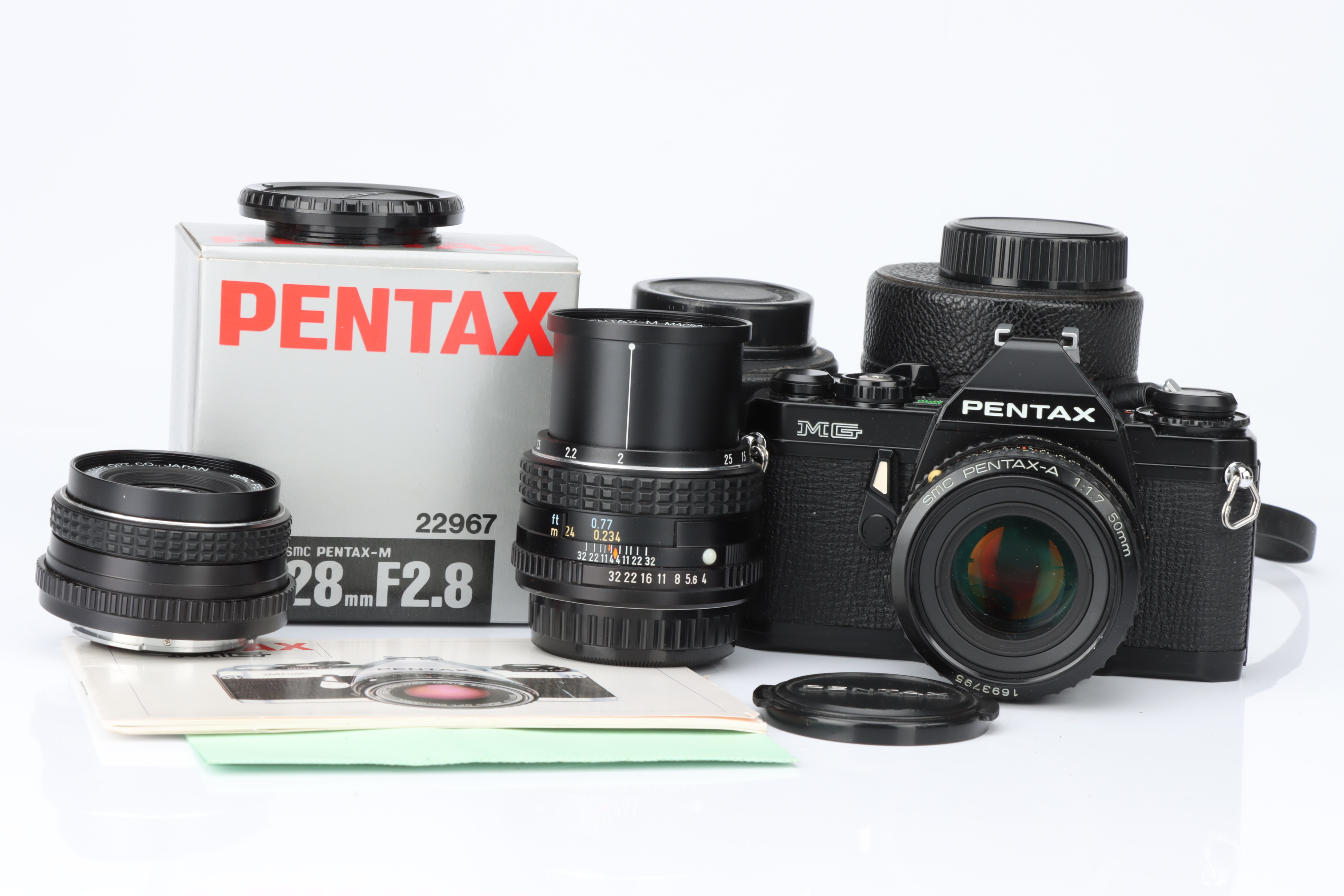 Lot 697 - A Pentax MG SLR Camera,