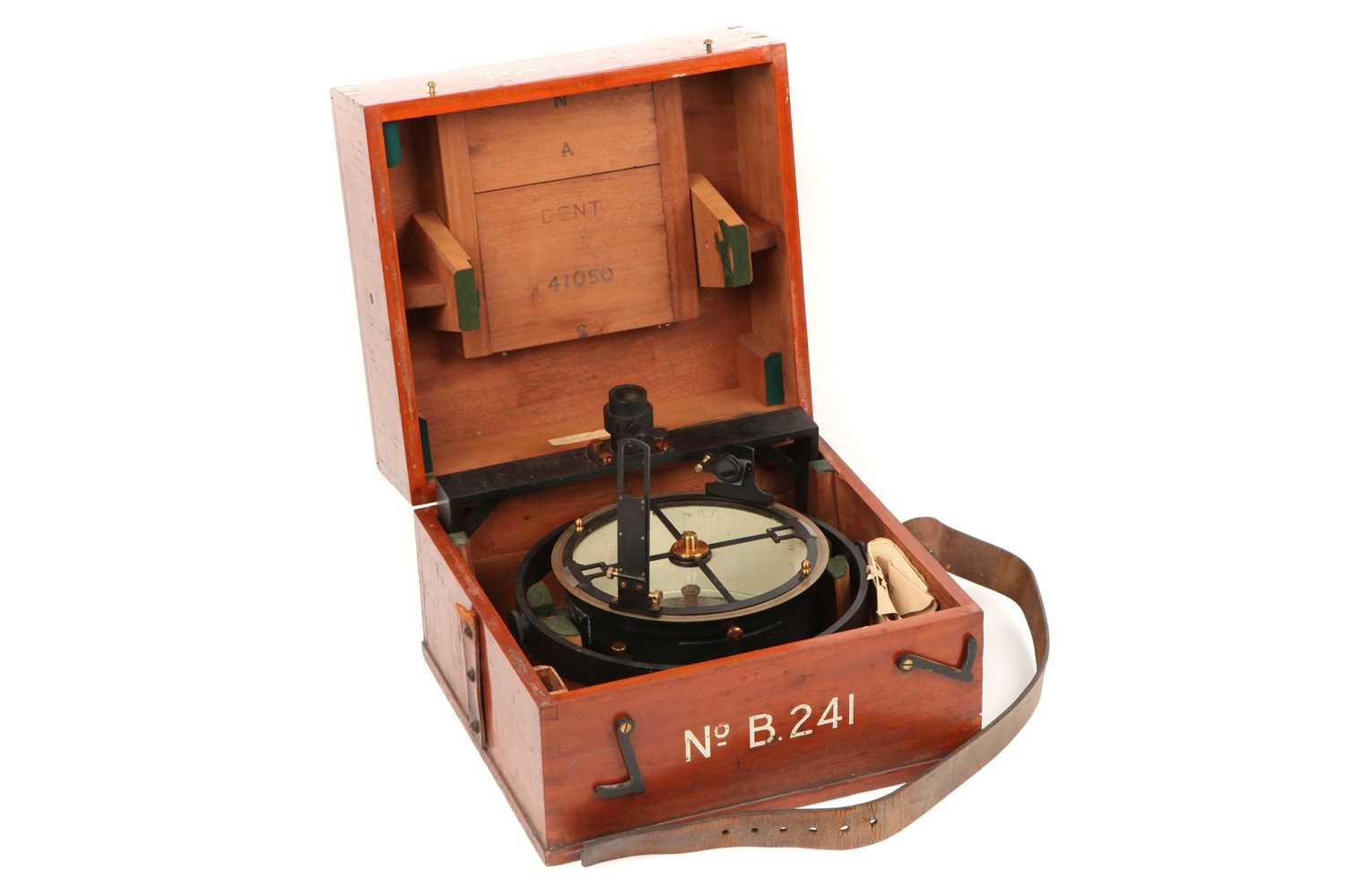 Lot 155 - An Admiralty Pattern 1 Dry Card Compass,