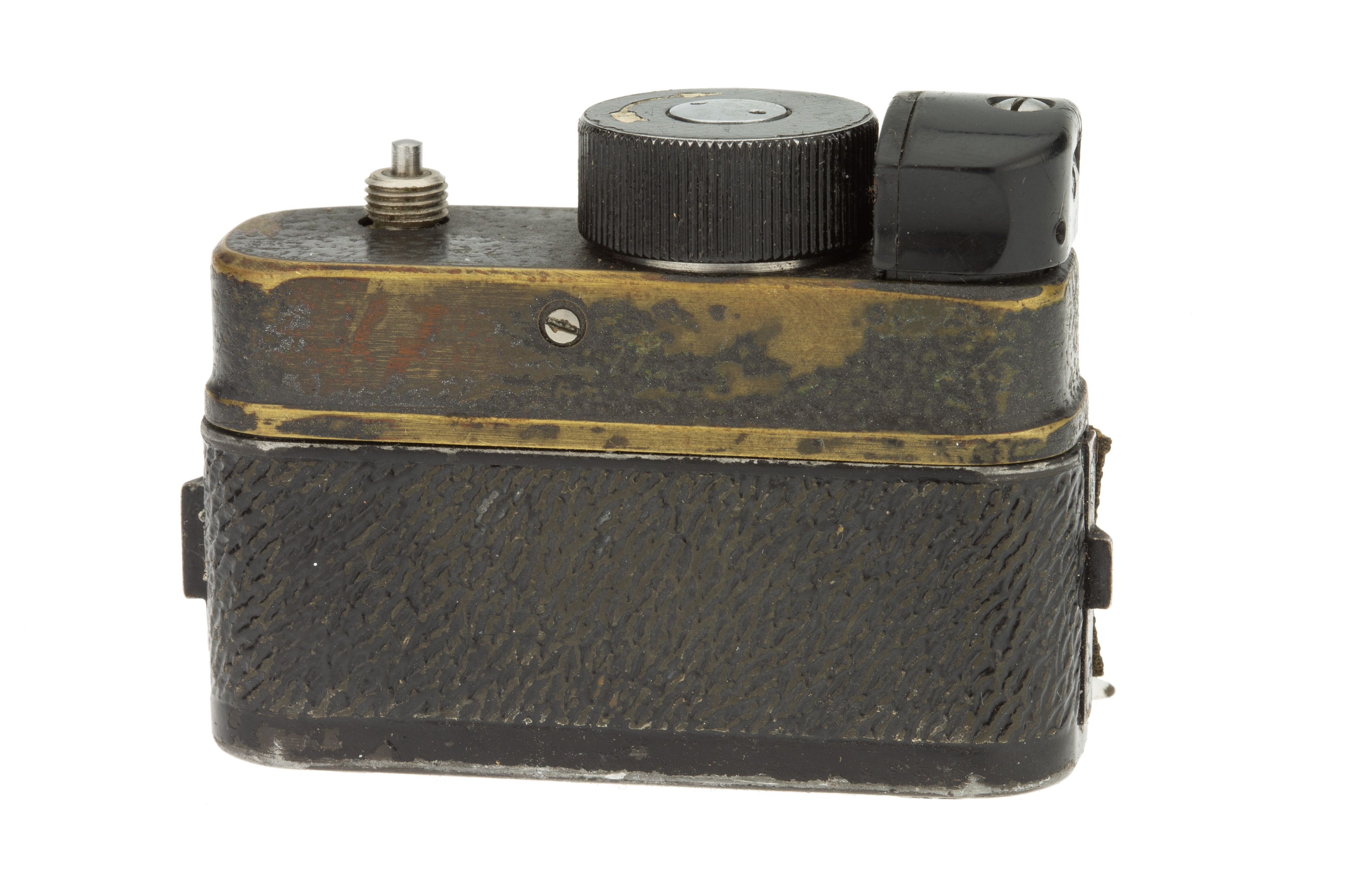 Lot 138 - A Krasnogorski F-21 Buttonhole Camera,