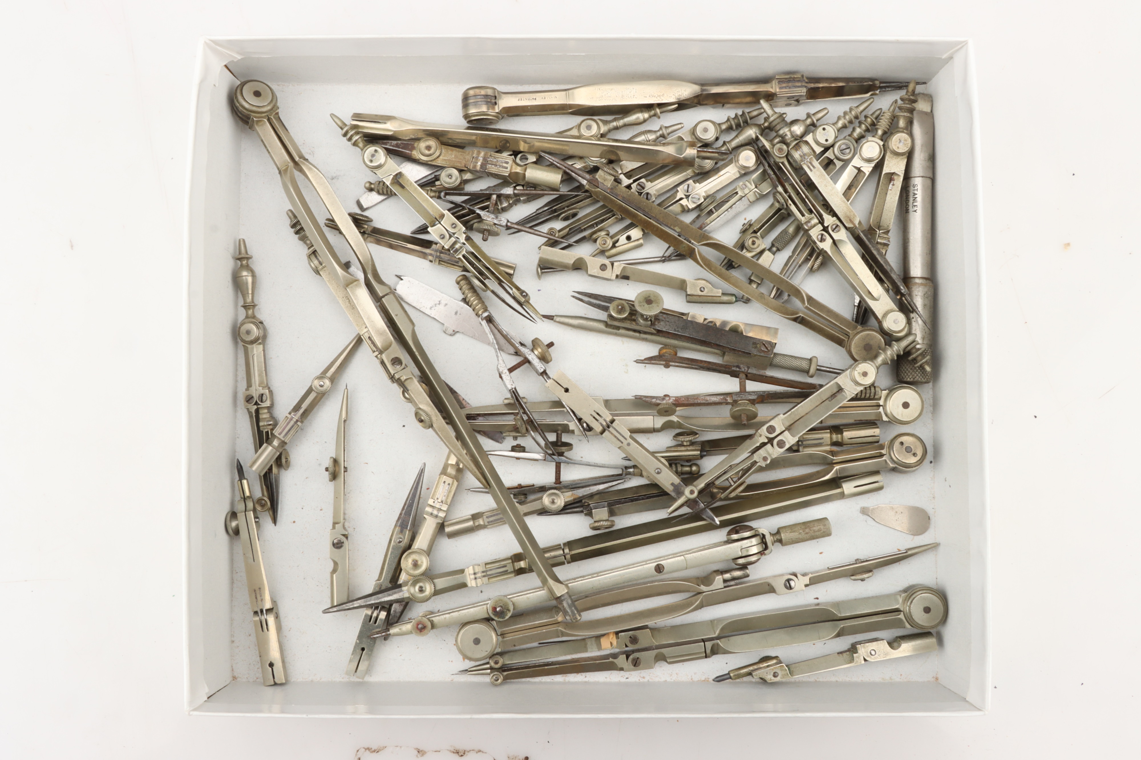 Lot 305 - Drawing/Drafting Instruments,