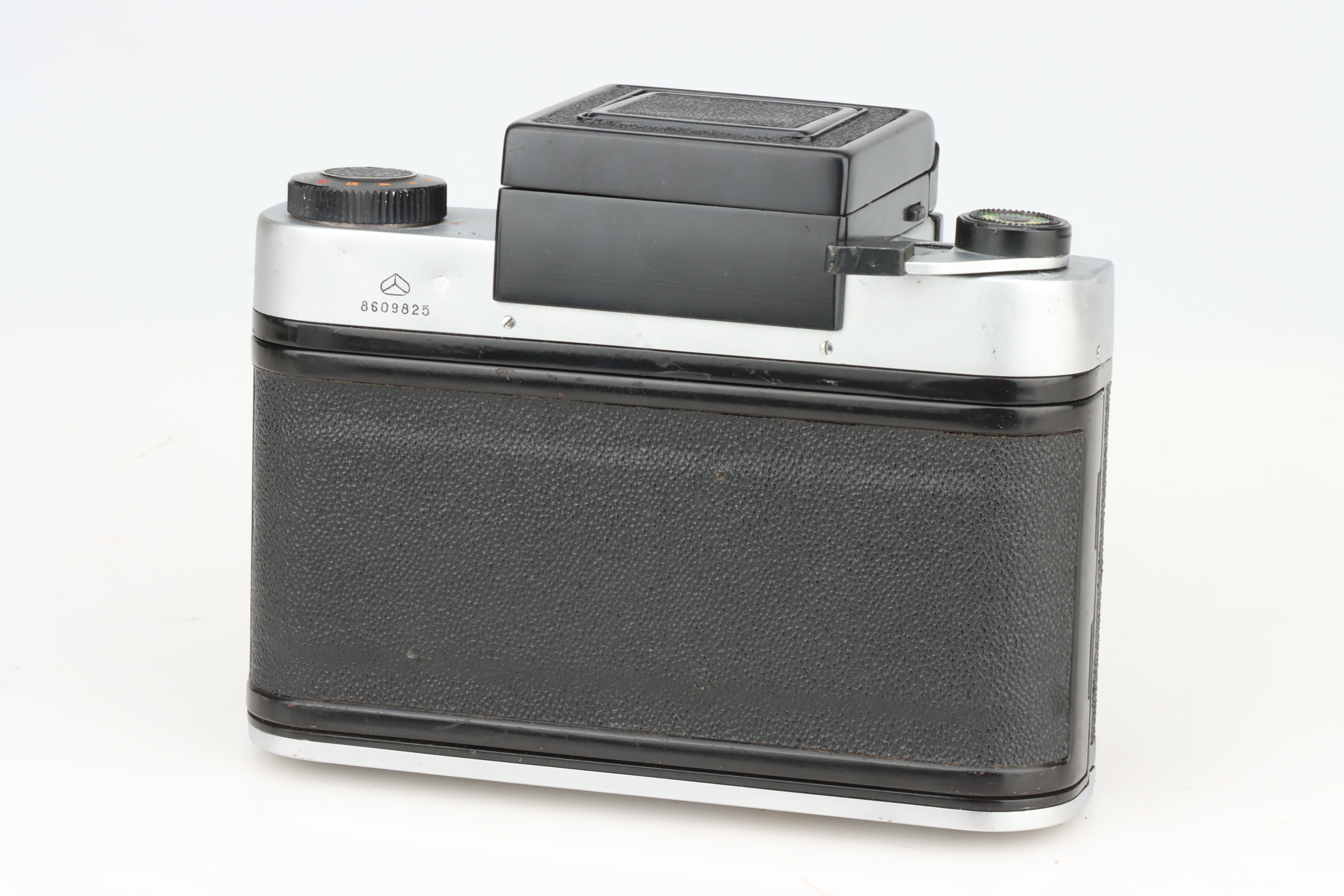 Lot 609 - A Kiev 60 Medium Format Camera,