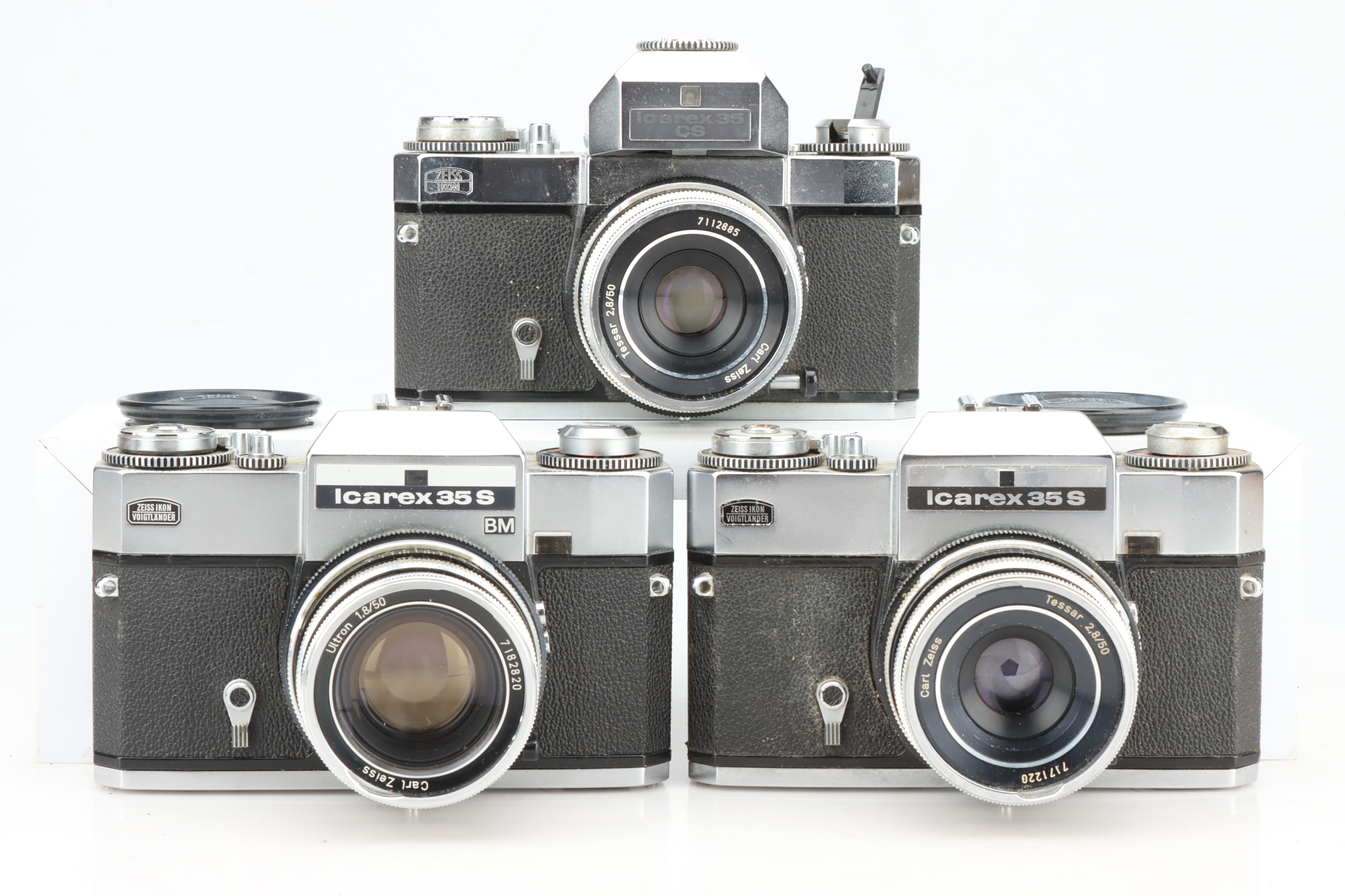Lot 364 - Three Zeiss Ikon Icarex 35 Cameras,