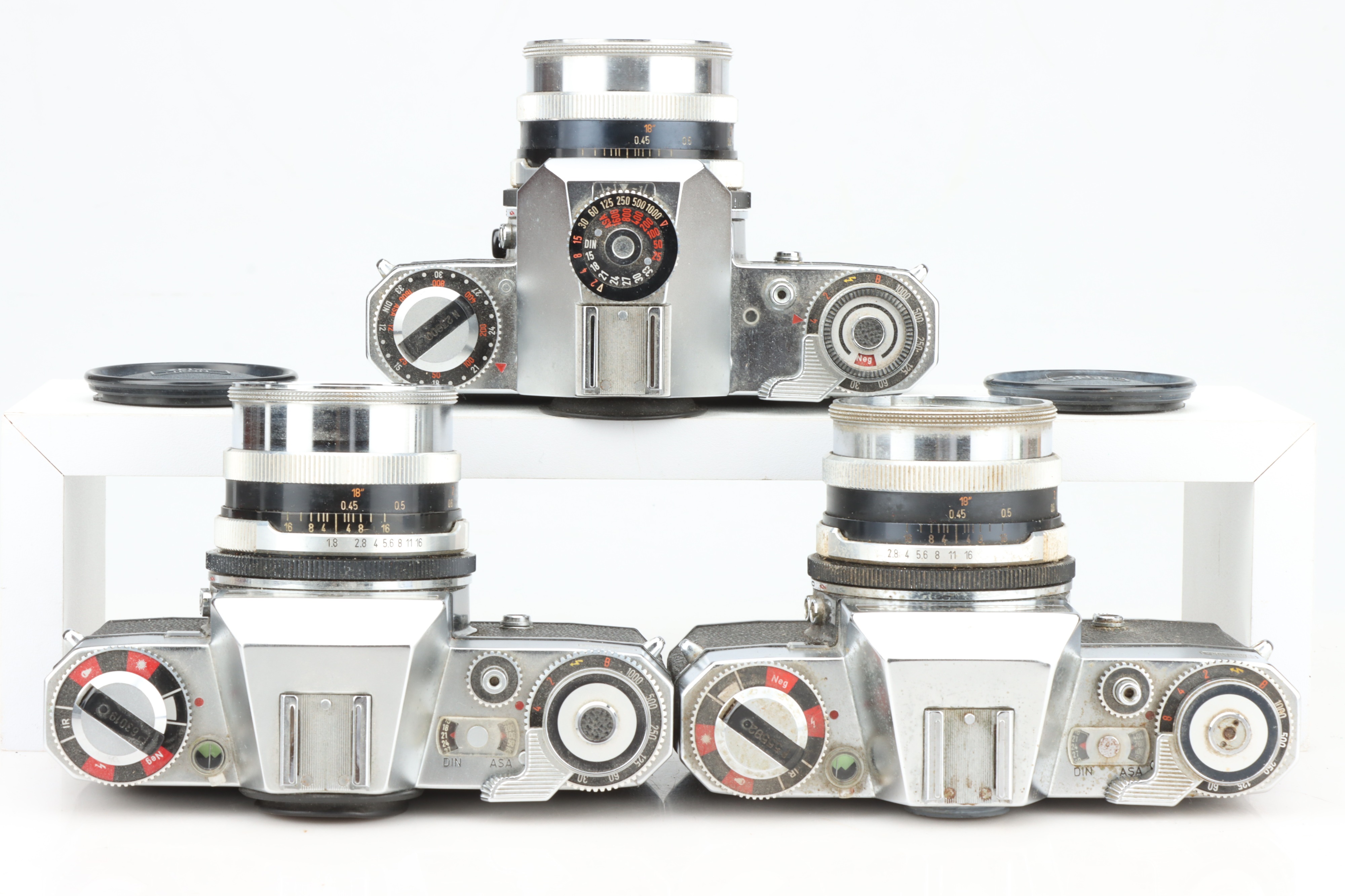 Lot 364 - Three Zeiss Ikon Icarex 35 Cameras,