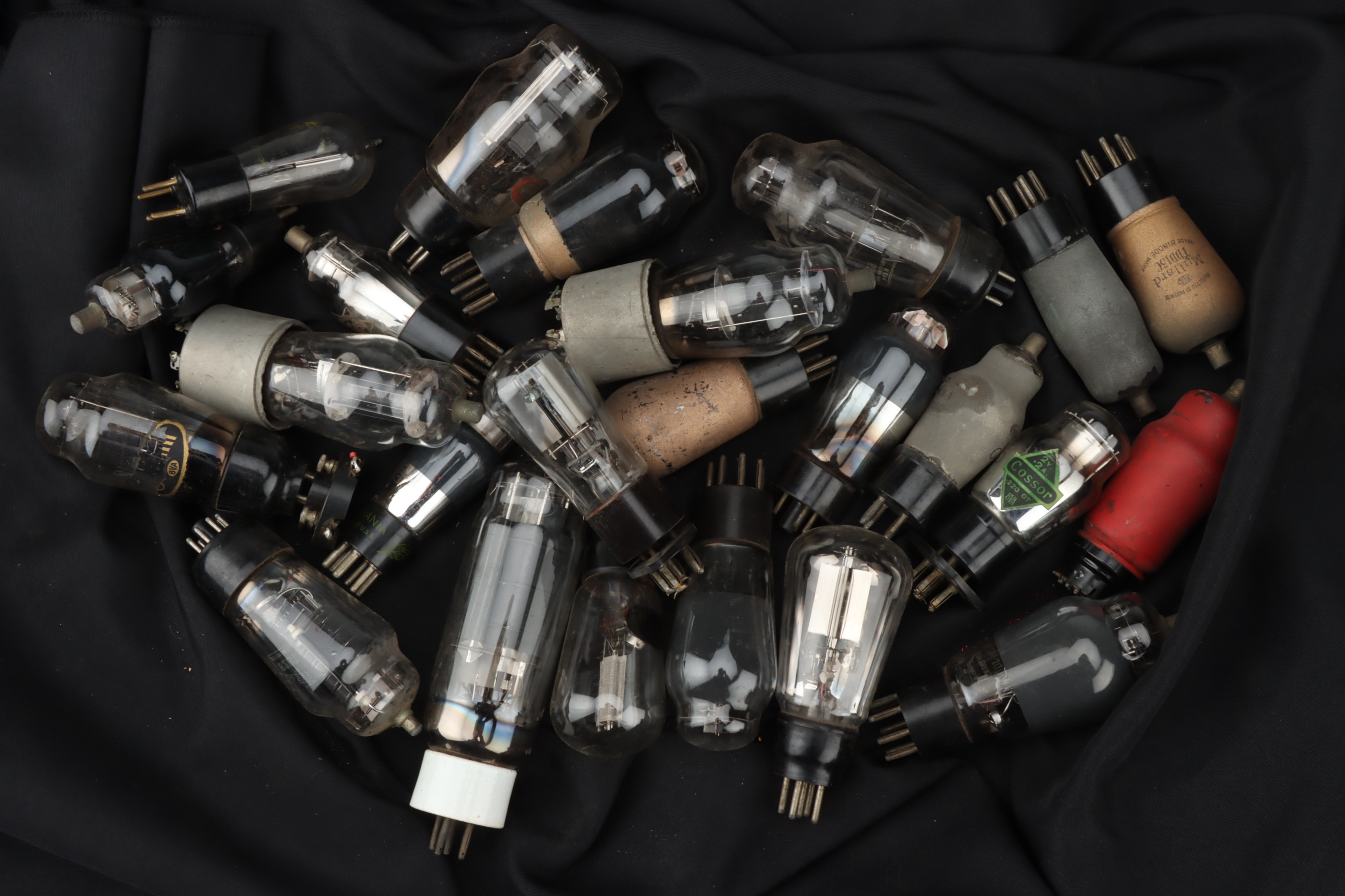 Lot 137 - Large Collection of Radio Valves,