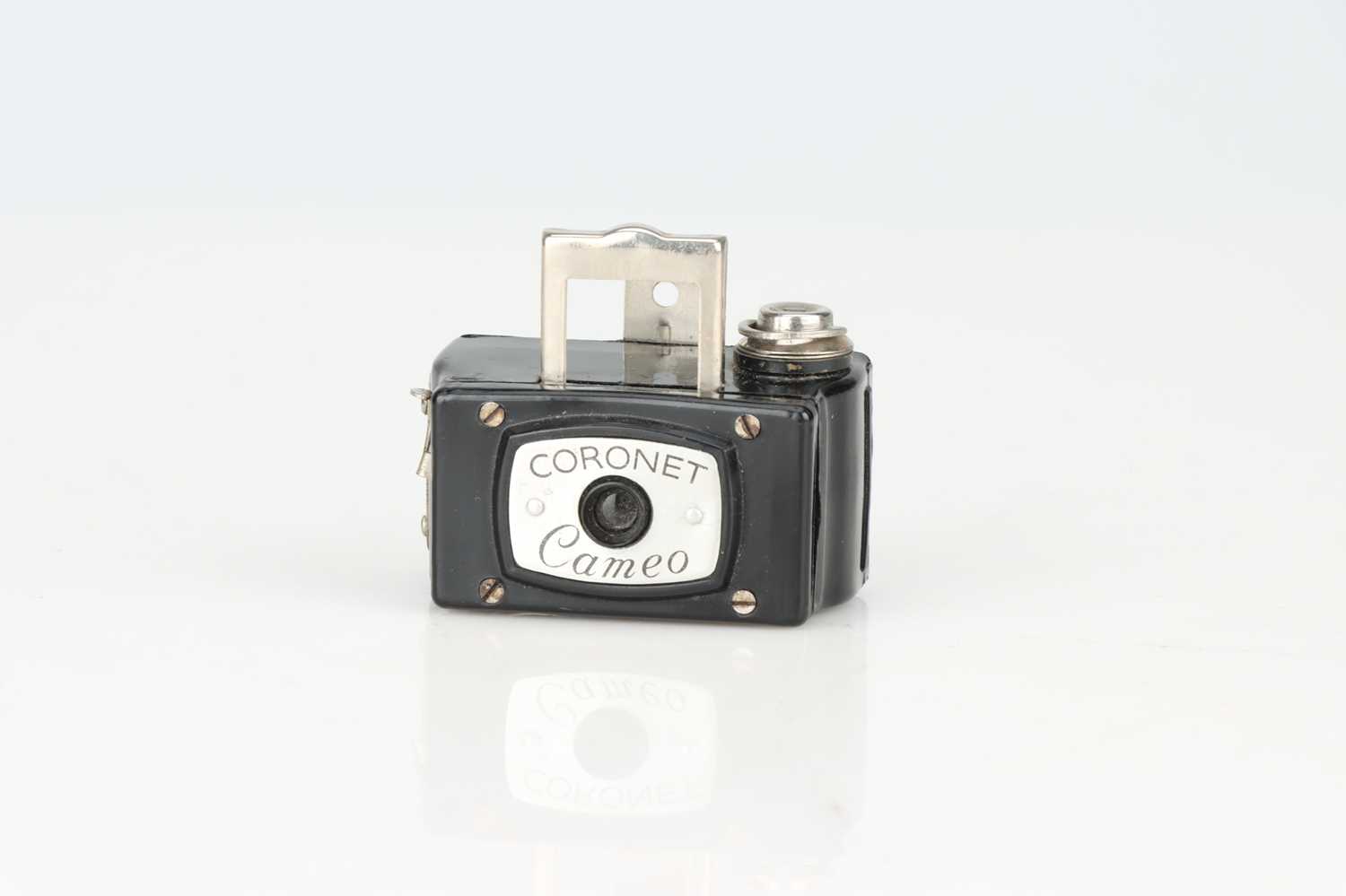 Lot 748 - A Coronet Cameo Sub Miniature Camera,