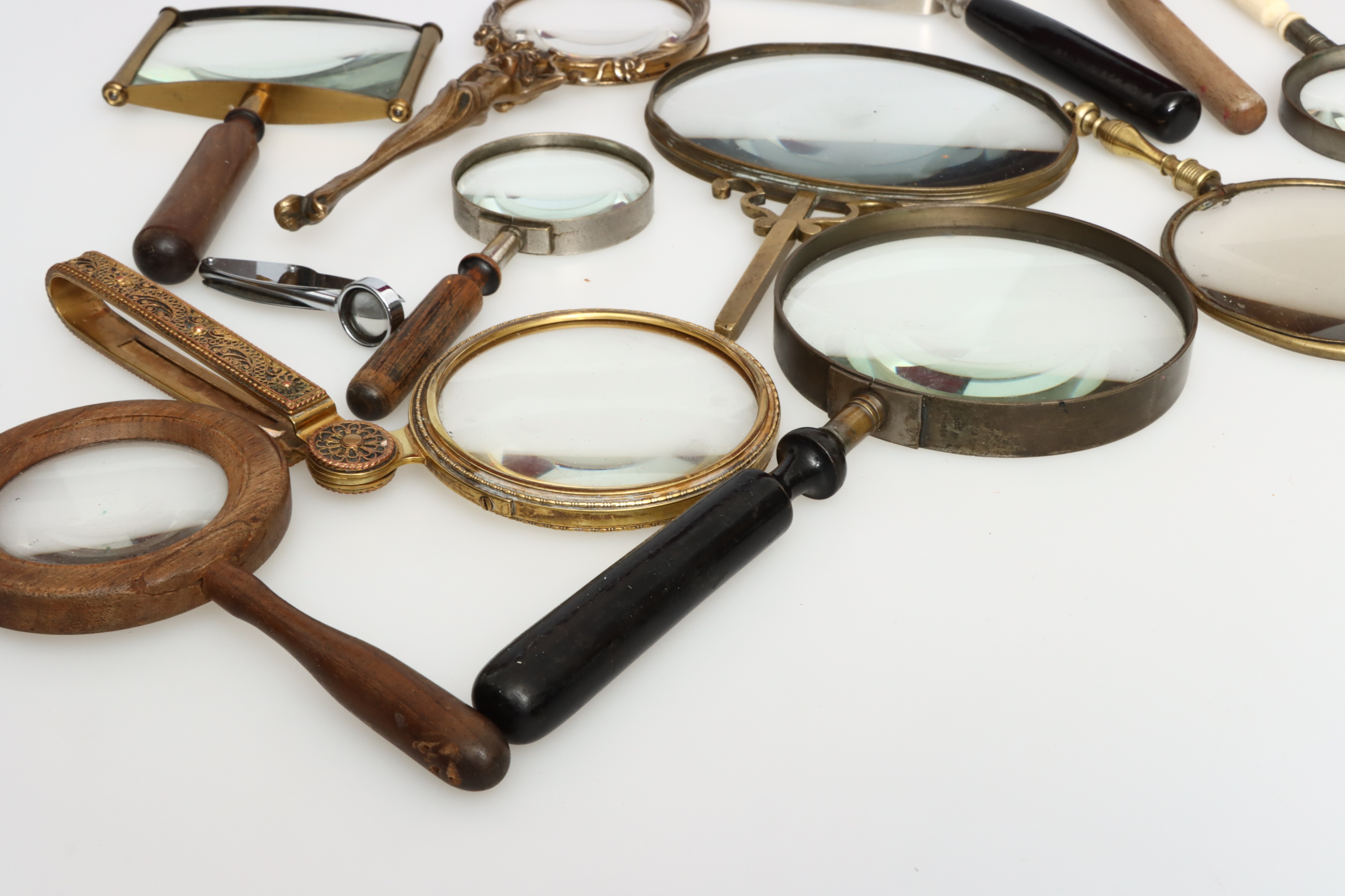 Lot 33 - A Collection of 12 Magnifying Glasses,