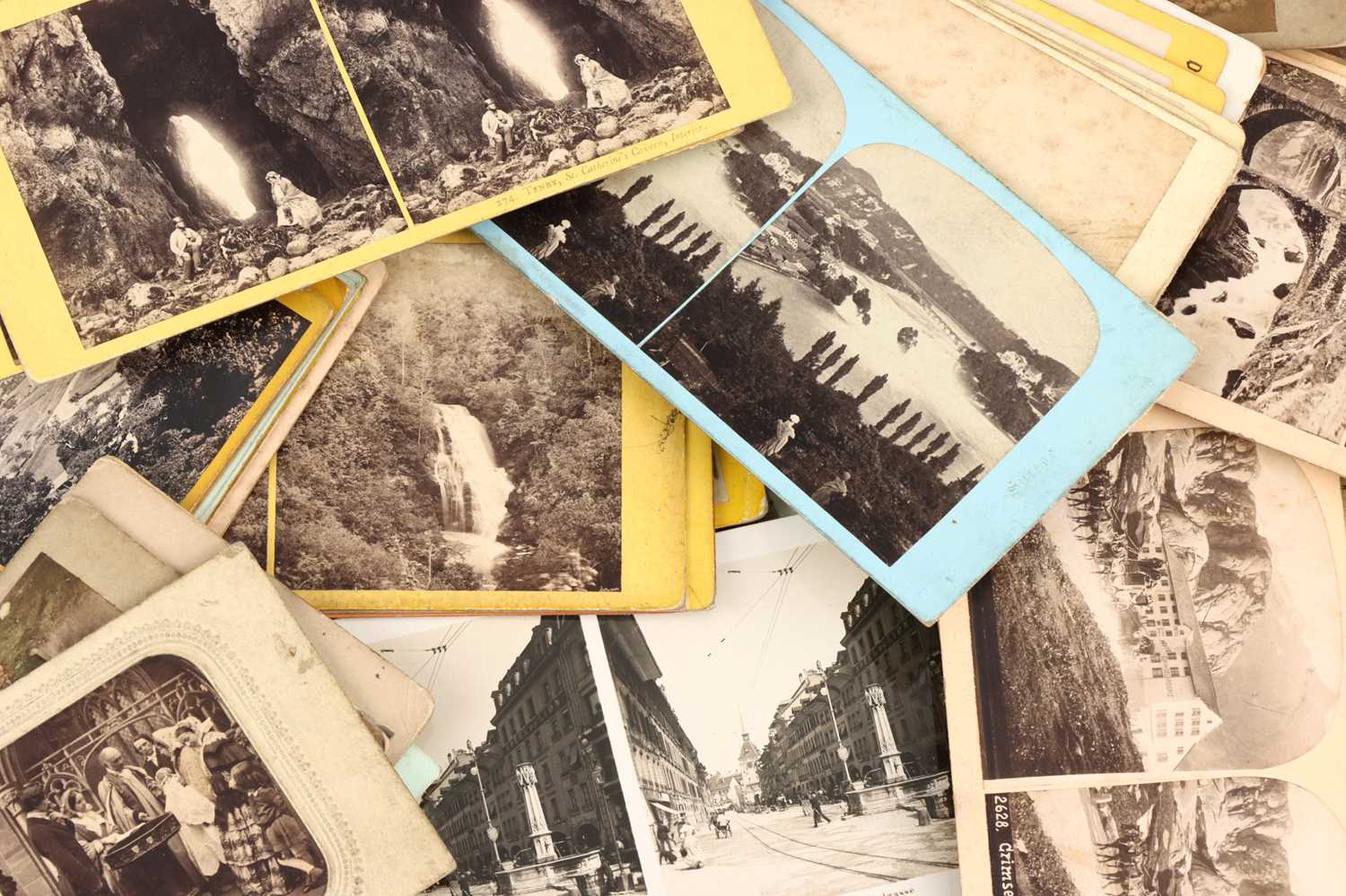 Lot 314 - A Selection of Stereo Cards,