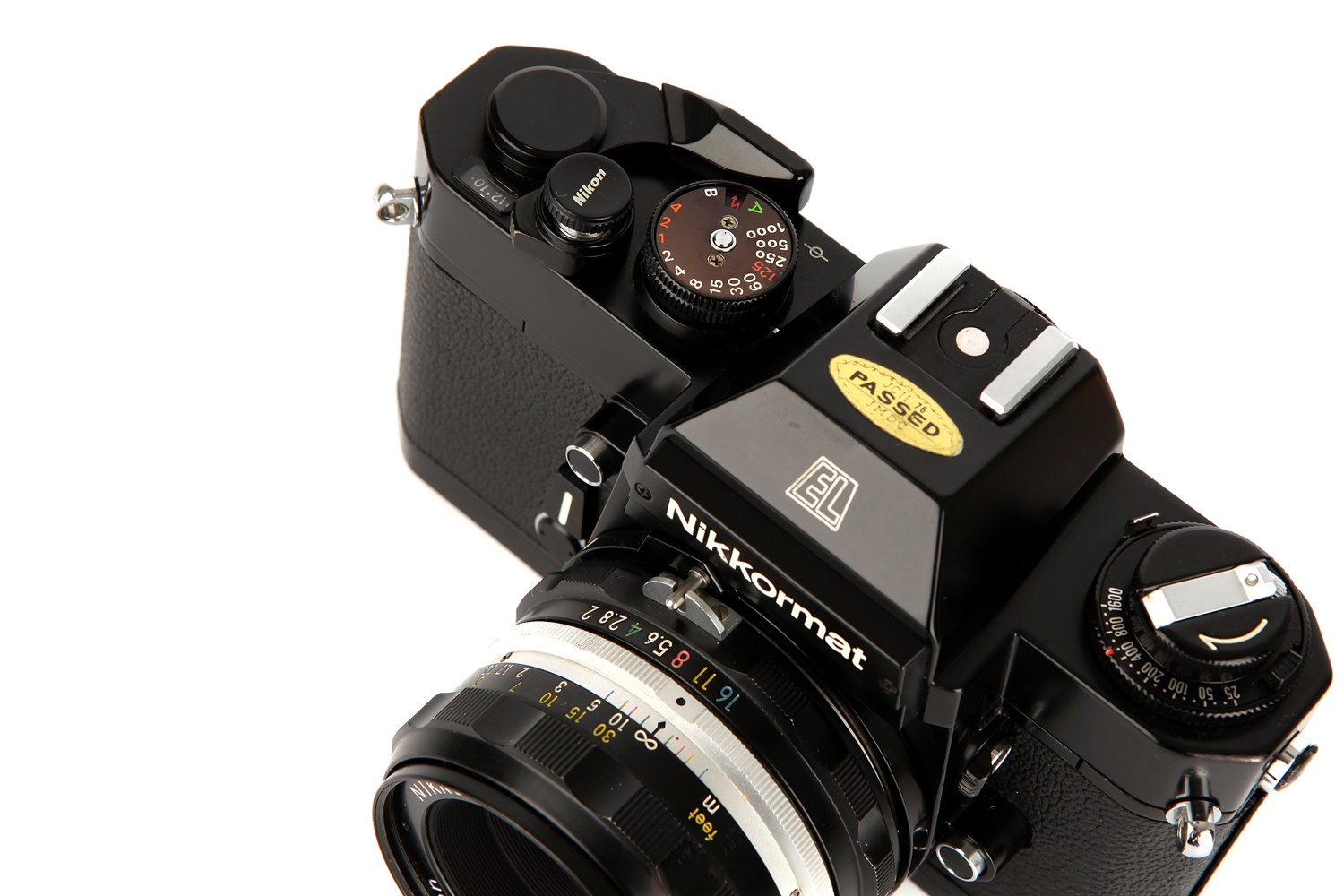 Lot 1131 - A Nikon Nikkormat EL SLR Camera,