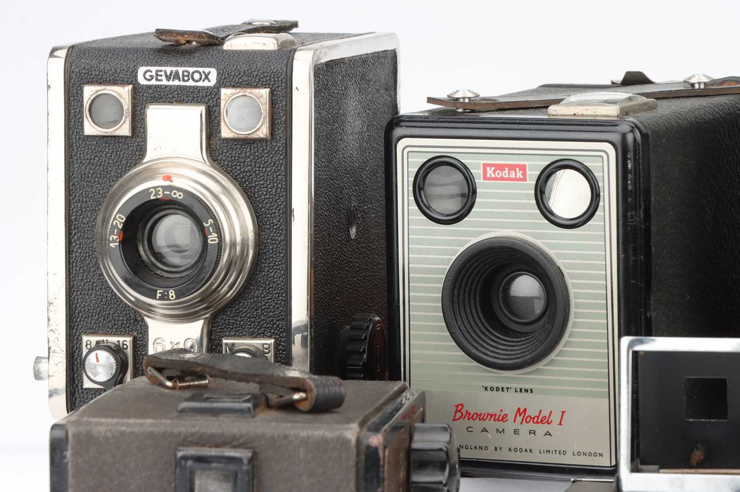 Lot 295 - A Mixed Selection of Cameras,