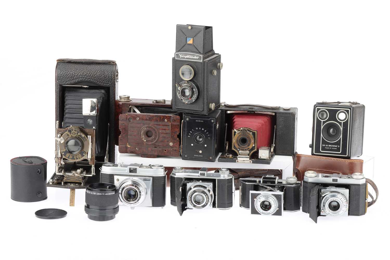 Lot 498 - A Mixed Selection of Cameras,