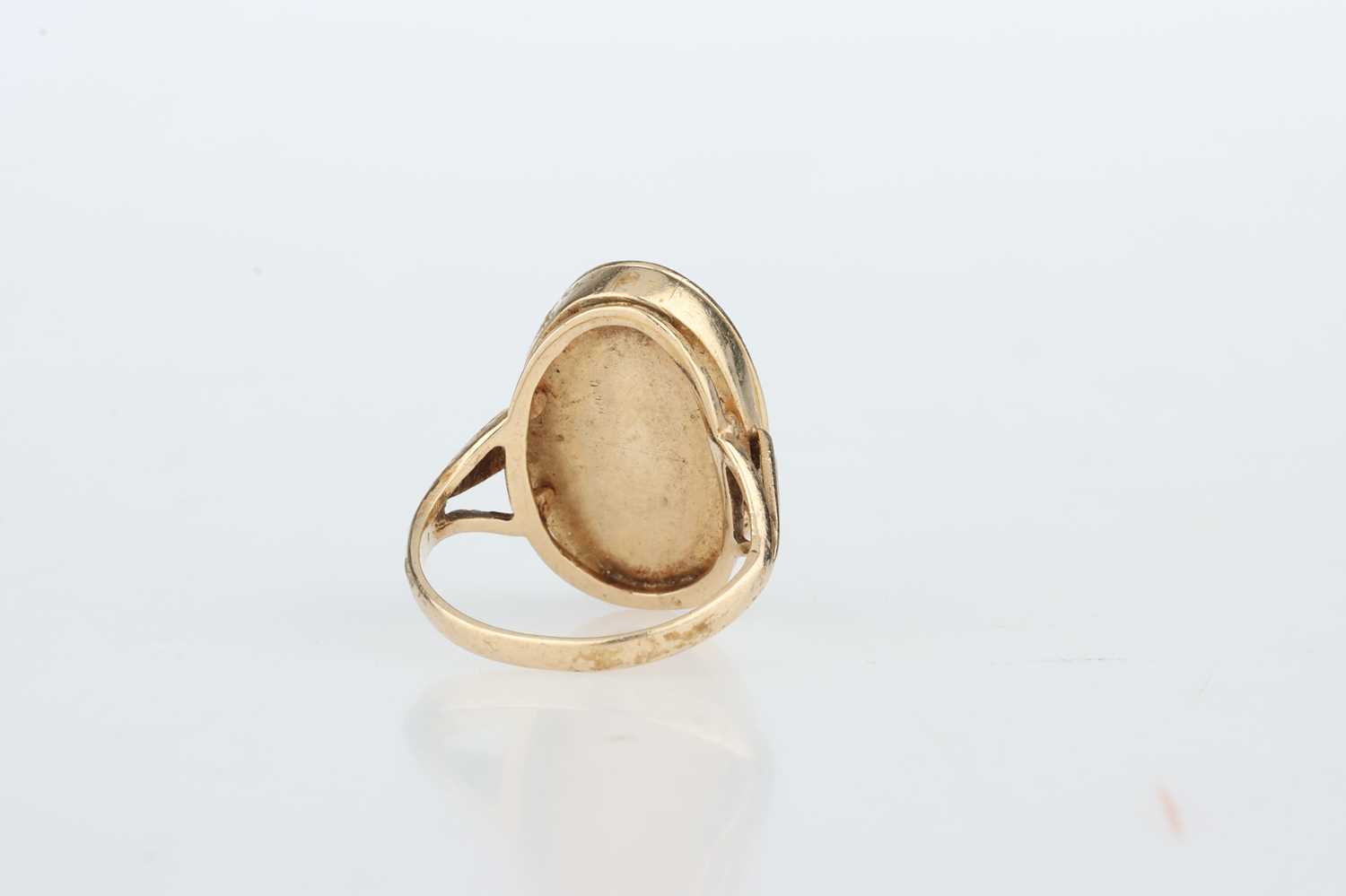 Lot 207 - 9 ct Gold Locket Ring,
