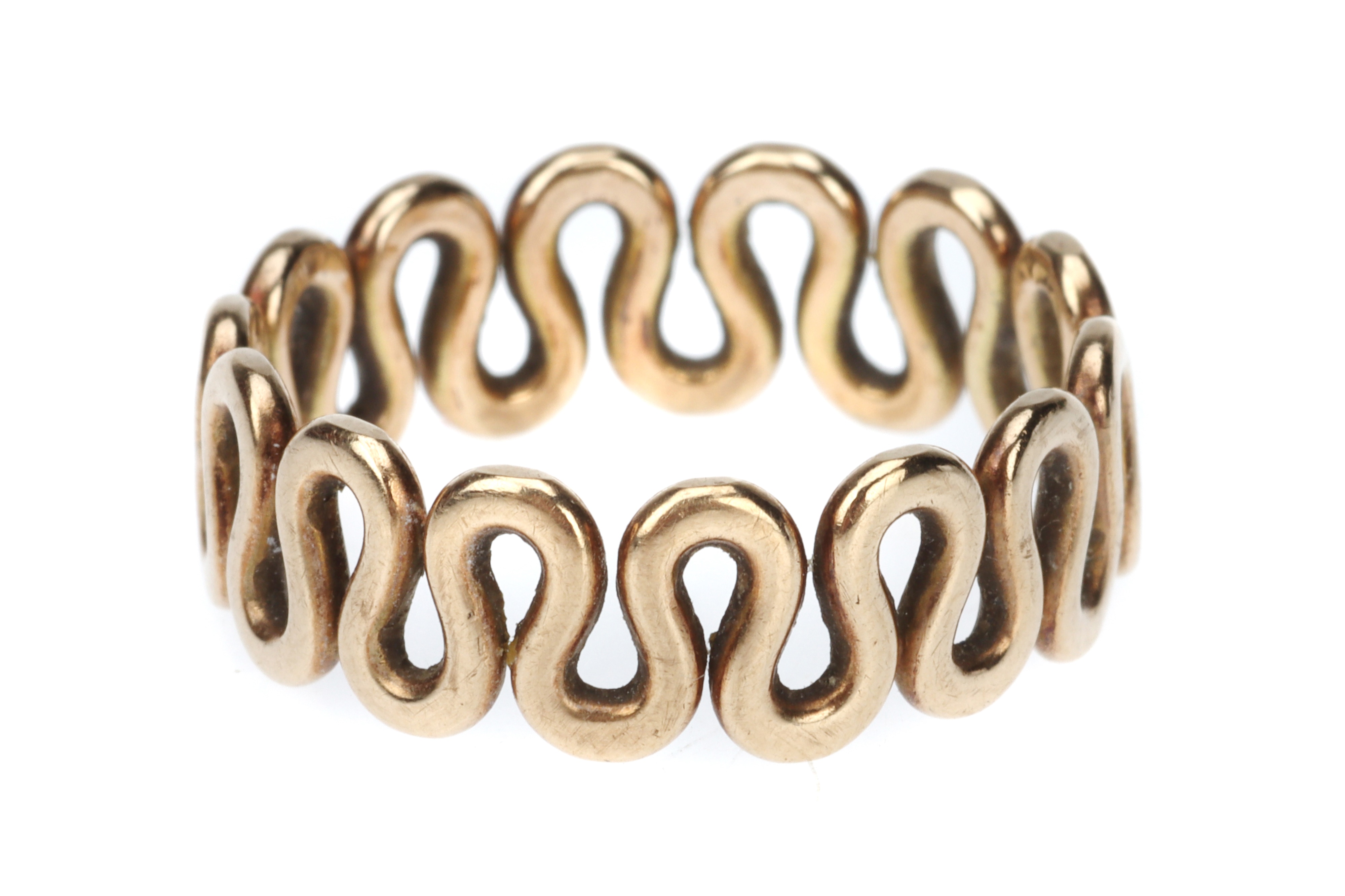 Lot 16 - A 9 ct Gold Waveform Band,