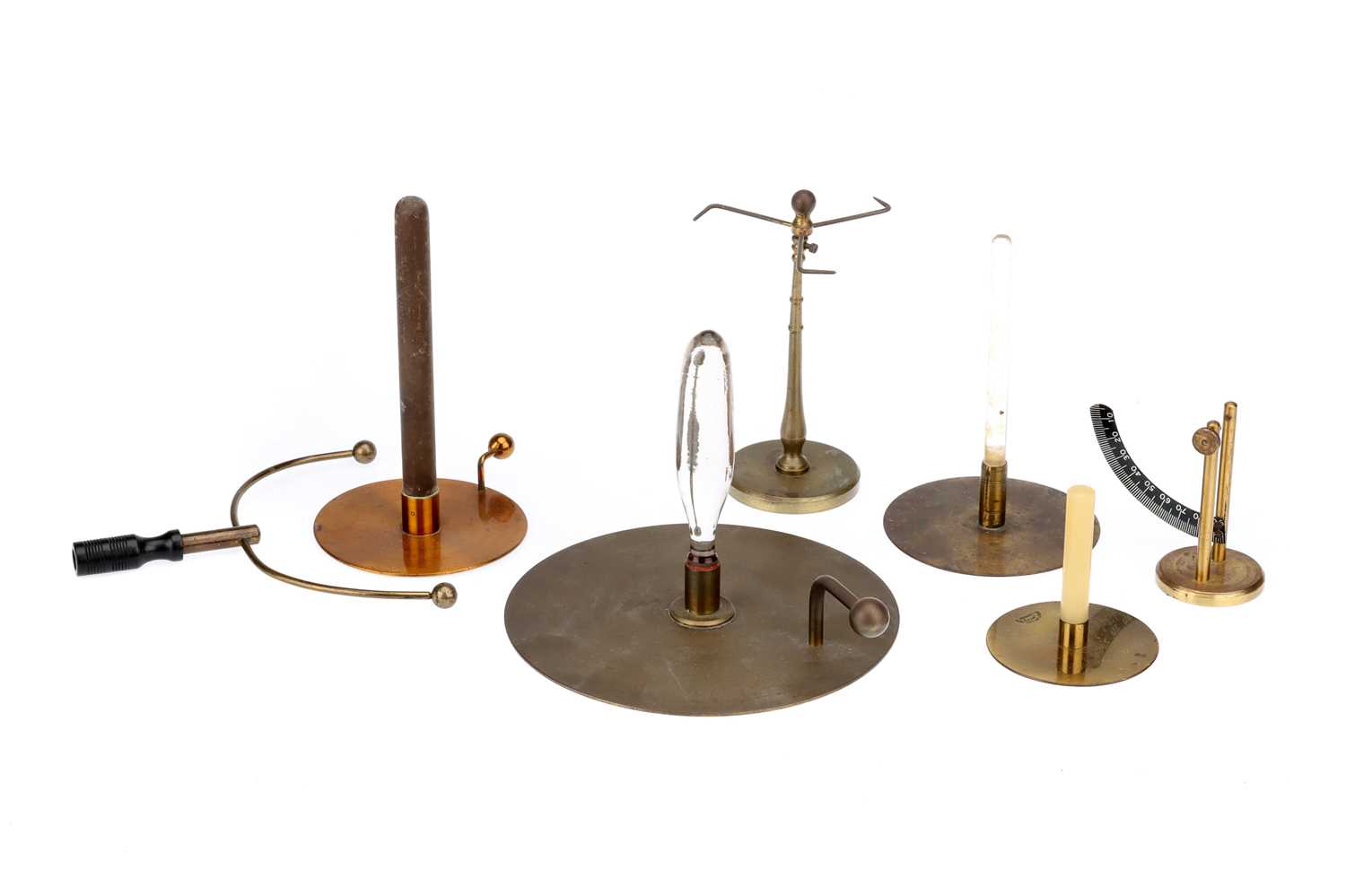 Lot 722 Collection Of Electrostatic Demonstration