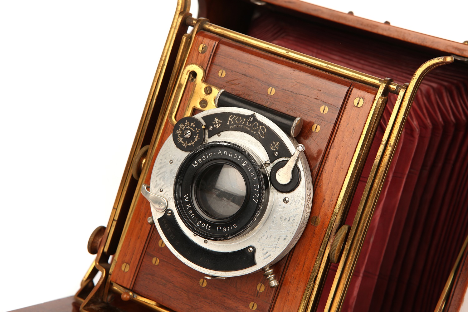 Lot 1330 - A J. Lizars 'Challenge' Half Plate Tropical