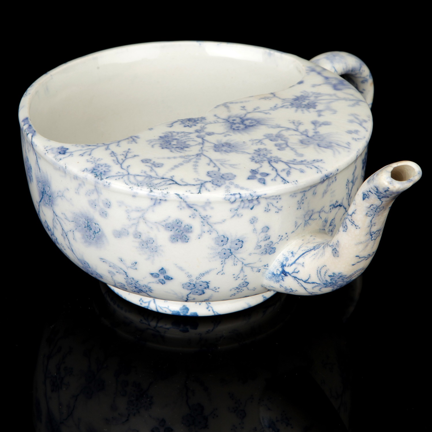 Lot 69 - A Blue & White Spouted Feeding Cup,