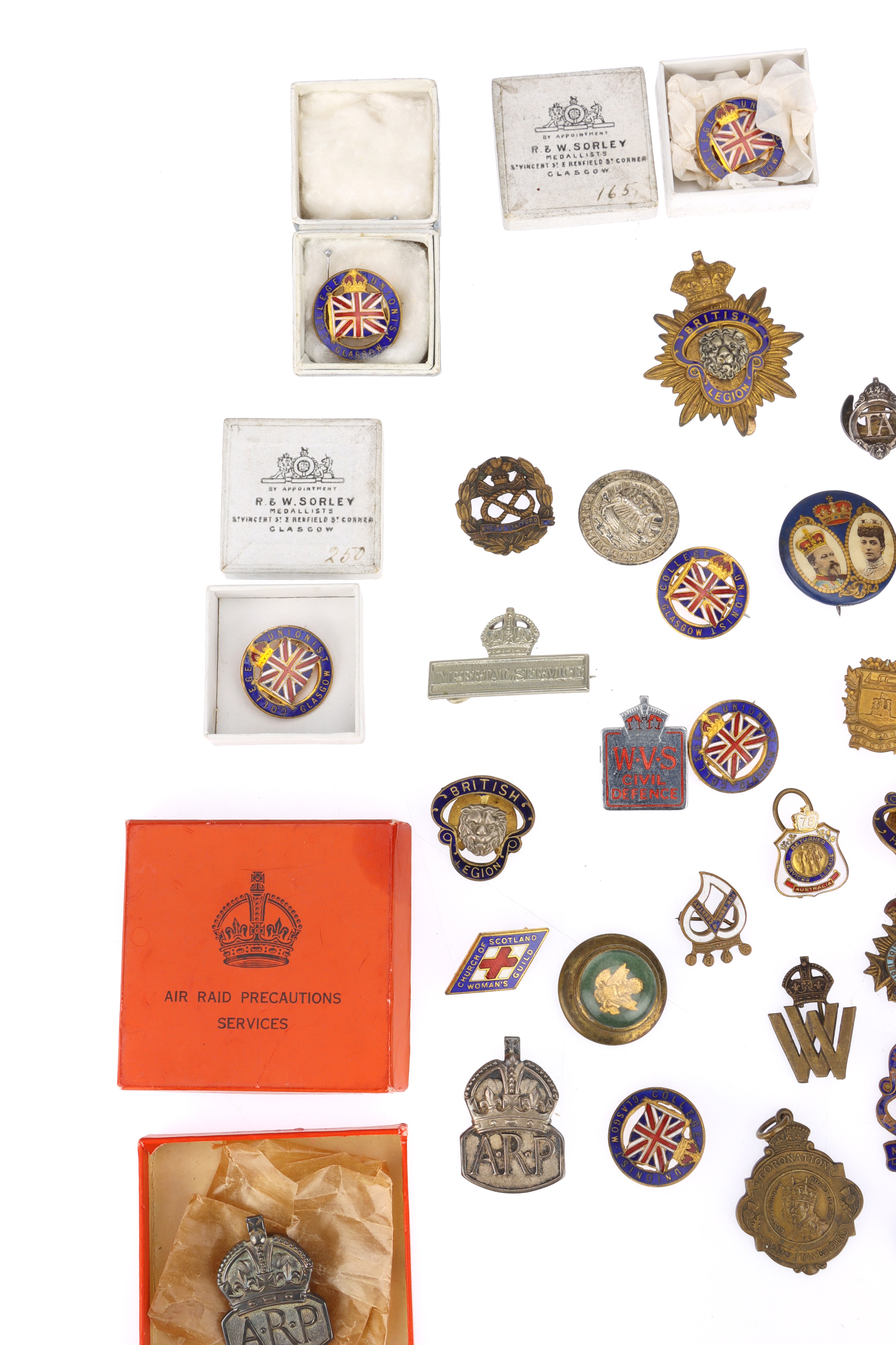Lot 881 - Collection of Post & Inter War Military