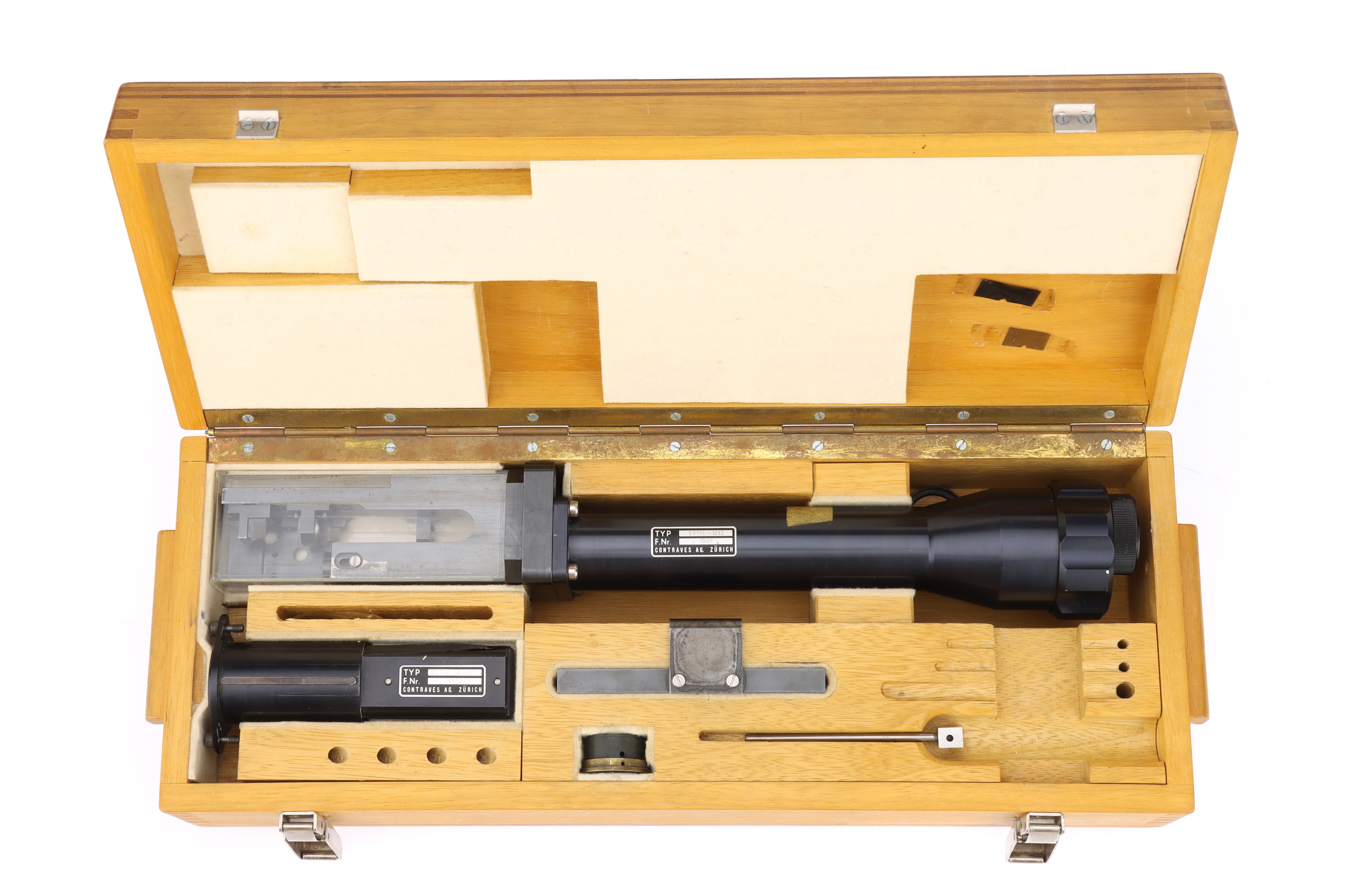 Lot 724 - A Contraves AG Zurich Optical Instrument