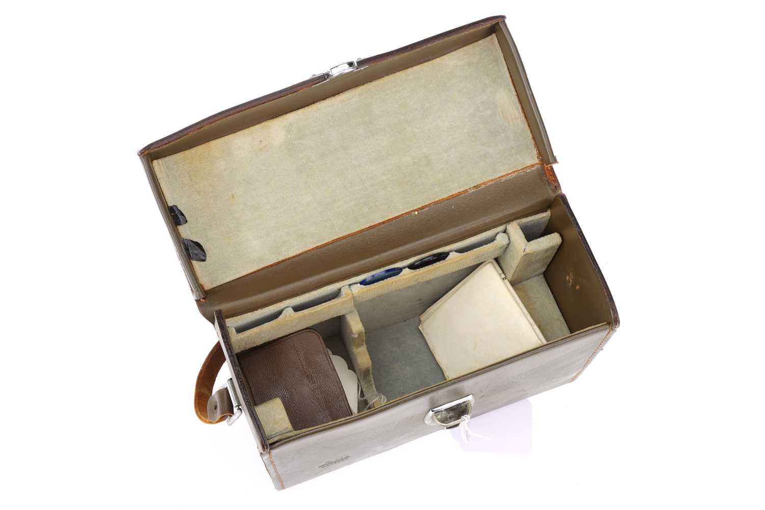 Lot 104 - A Leitz Wetzlar Leather Camera Outfit Case,