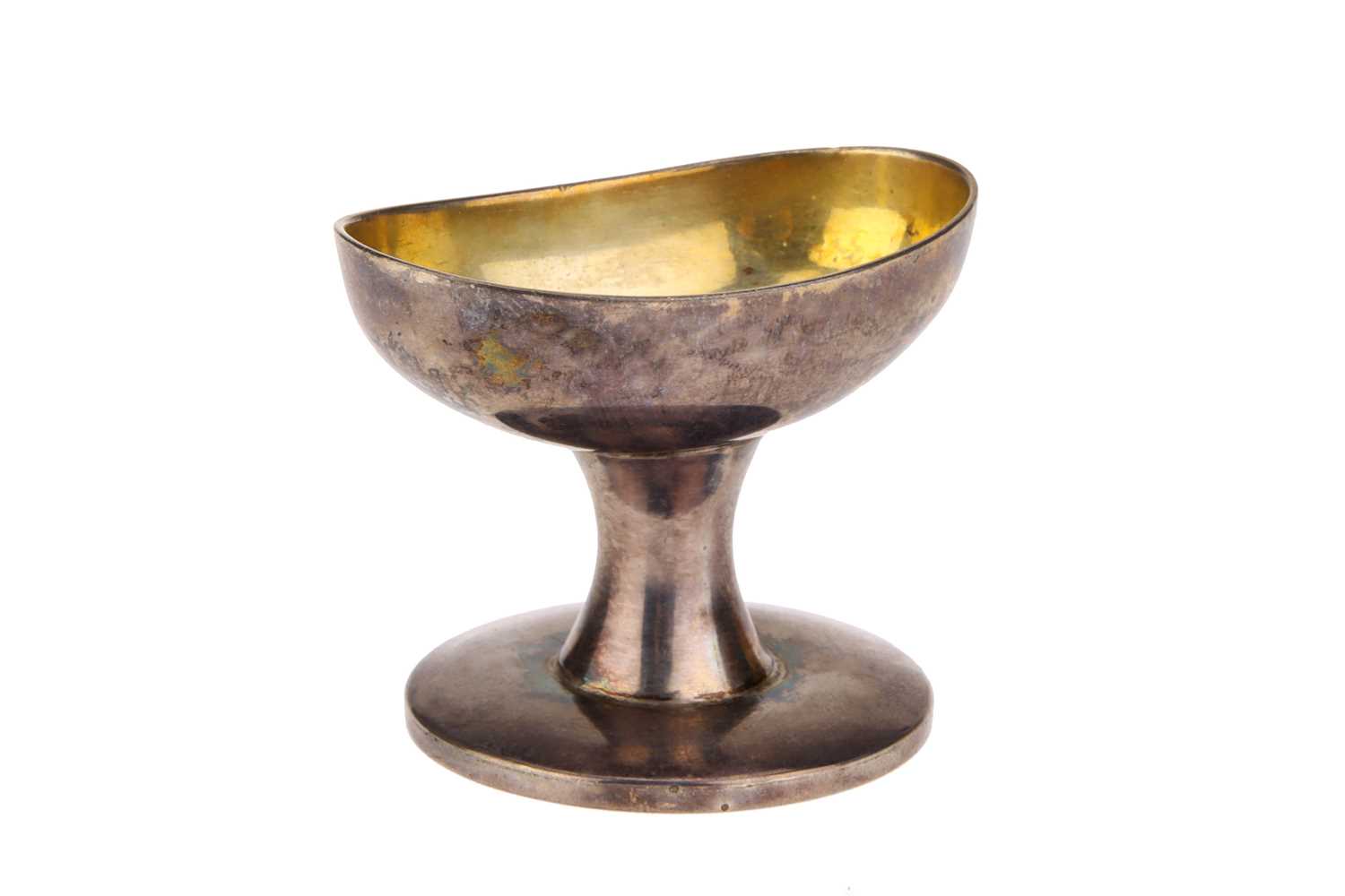 Lot 152 - A Royal Crested Silver Eye Bath