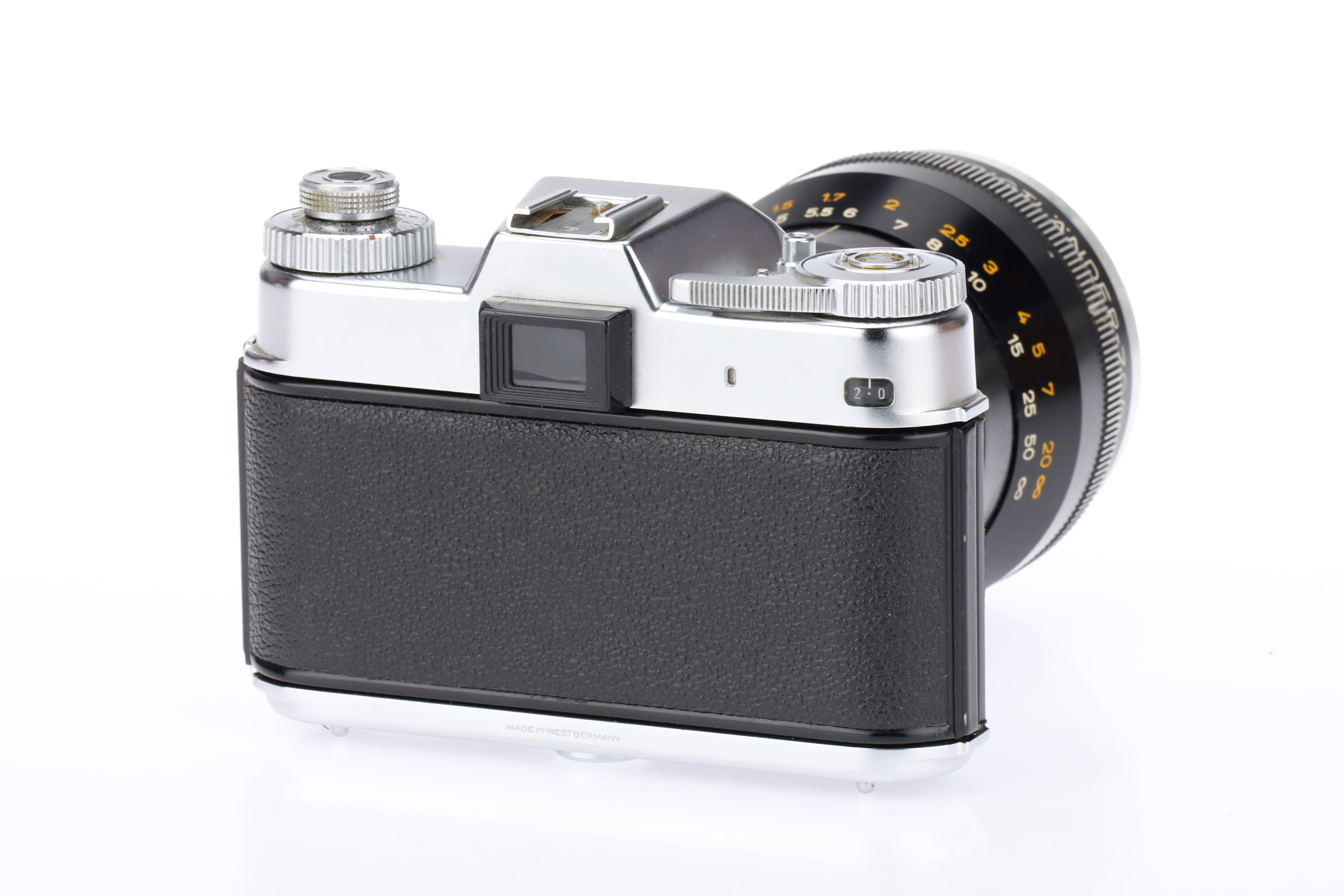 Lot 614 - A Voigtlander Bessamatic CS SLR 35mm Camera