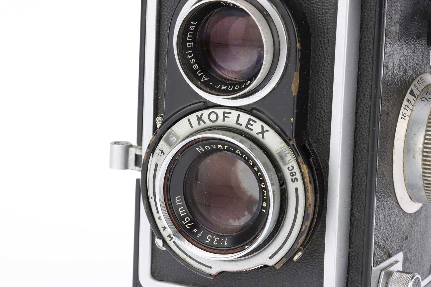Lot 398 - Zeiss Ikon Ikoflex Medium Format TLR Camera,