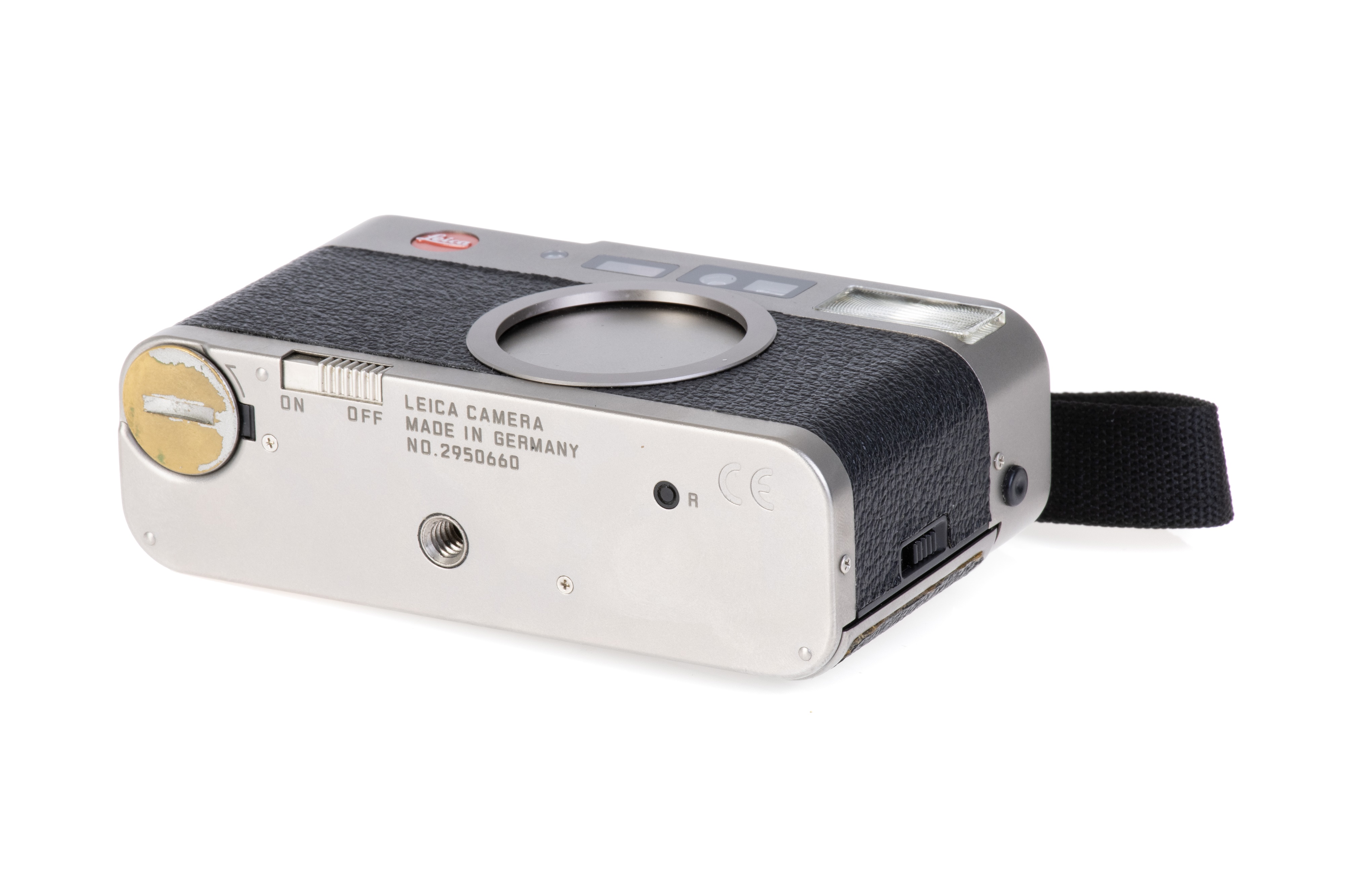 Lot 141 - A Leica CM Compact Camera,