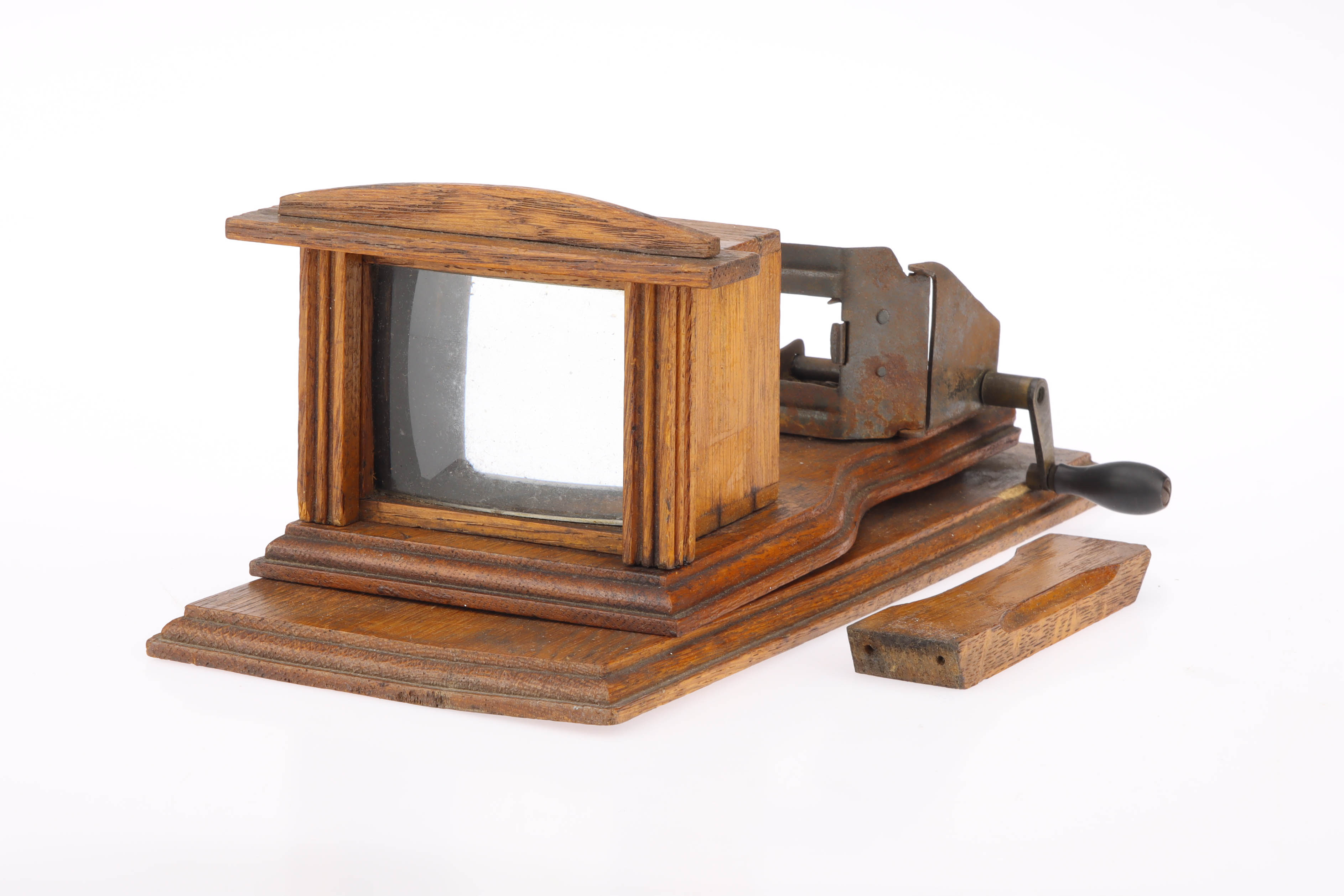 Lot 374 - A Kinora Viewer,