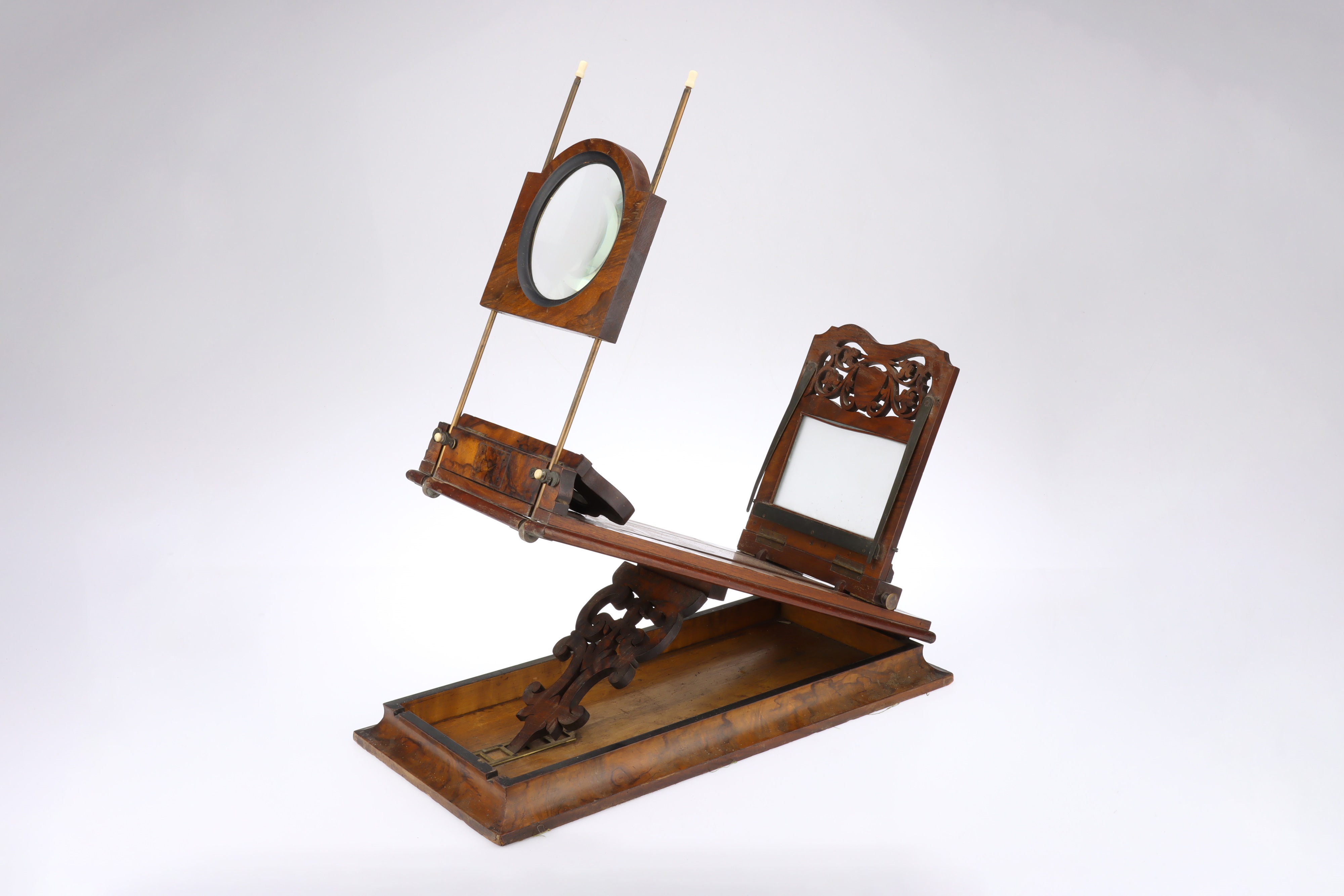 Lot 375 - A Large Stereo Graphoscope,