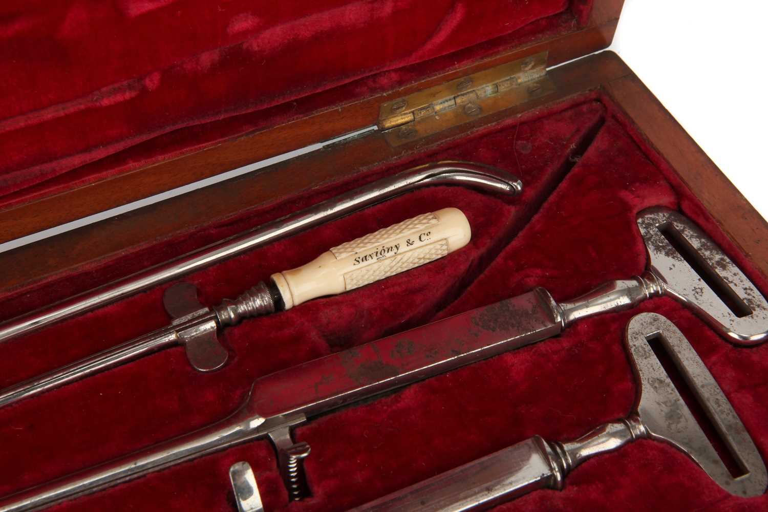 Lot 114 - A Rare Lithotomy Set by Savigny,