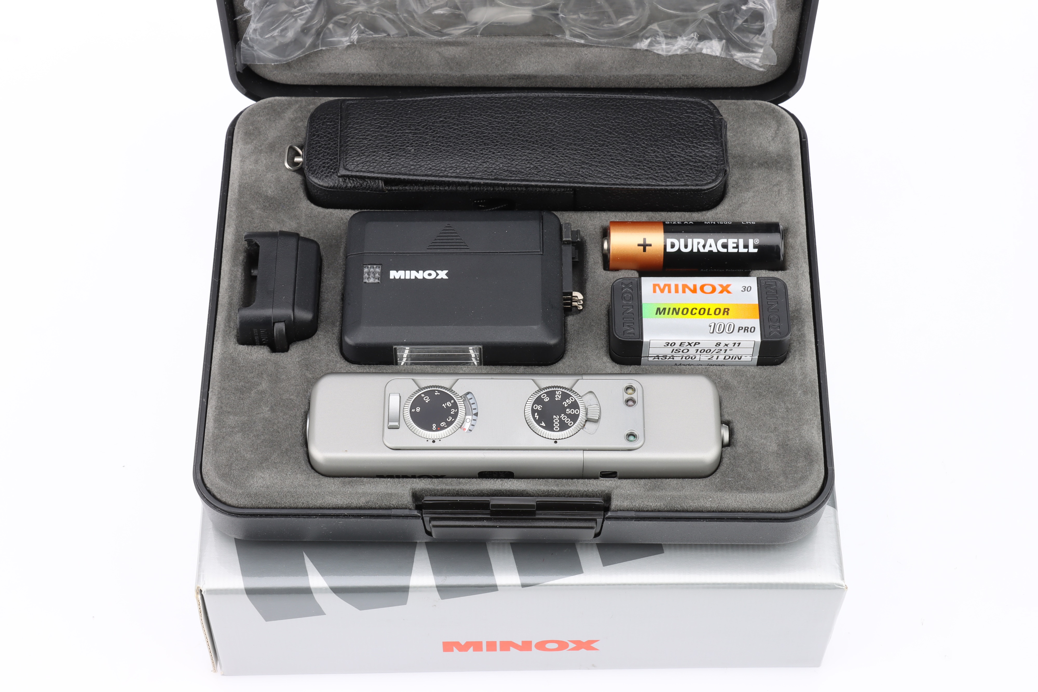 Lot 363 - A Minox TLX-Set Sub-Miniature Camera Outfit