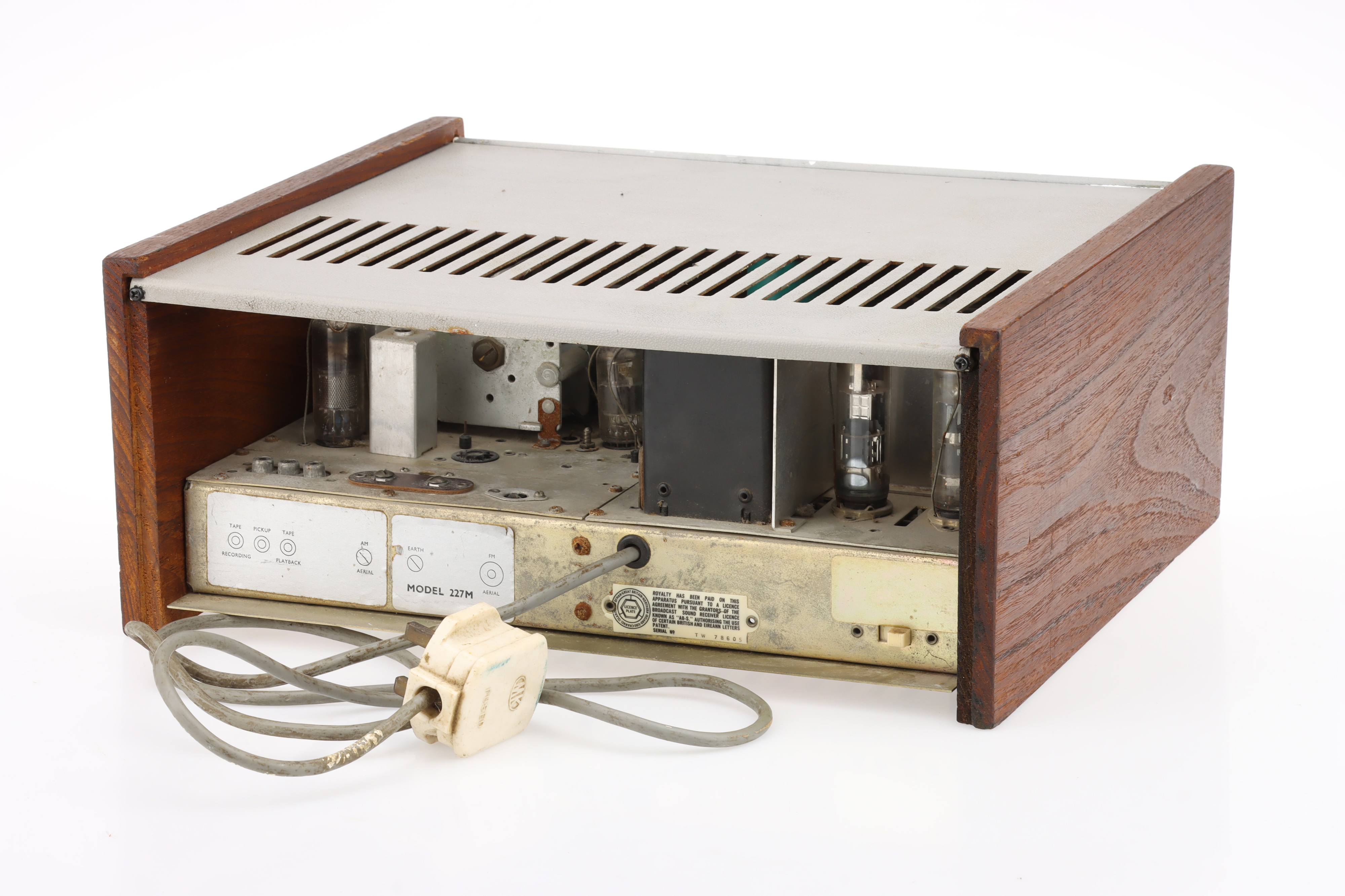 Lot 737 - An Armstrong Model 227M AM-FM Tuner & Valve