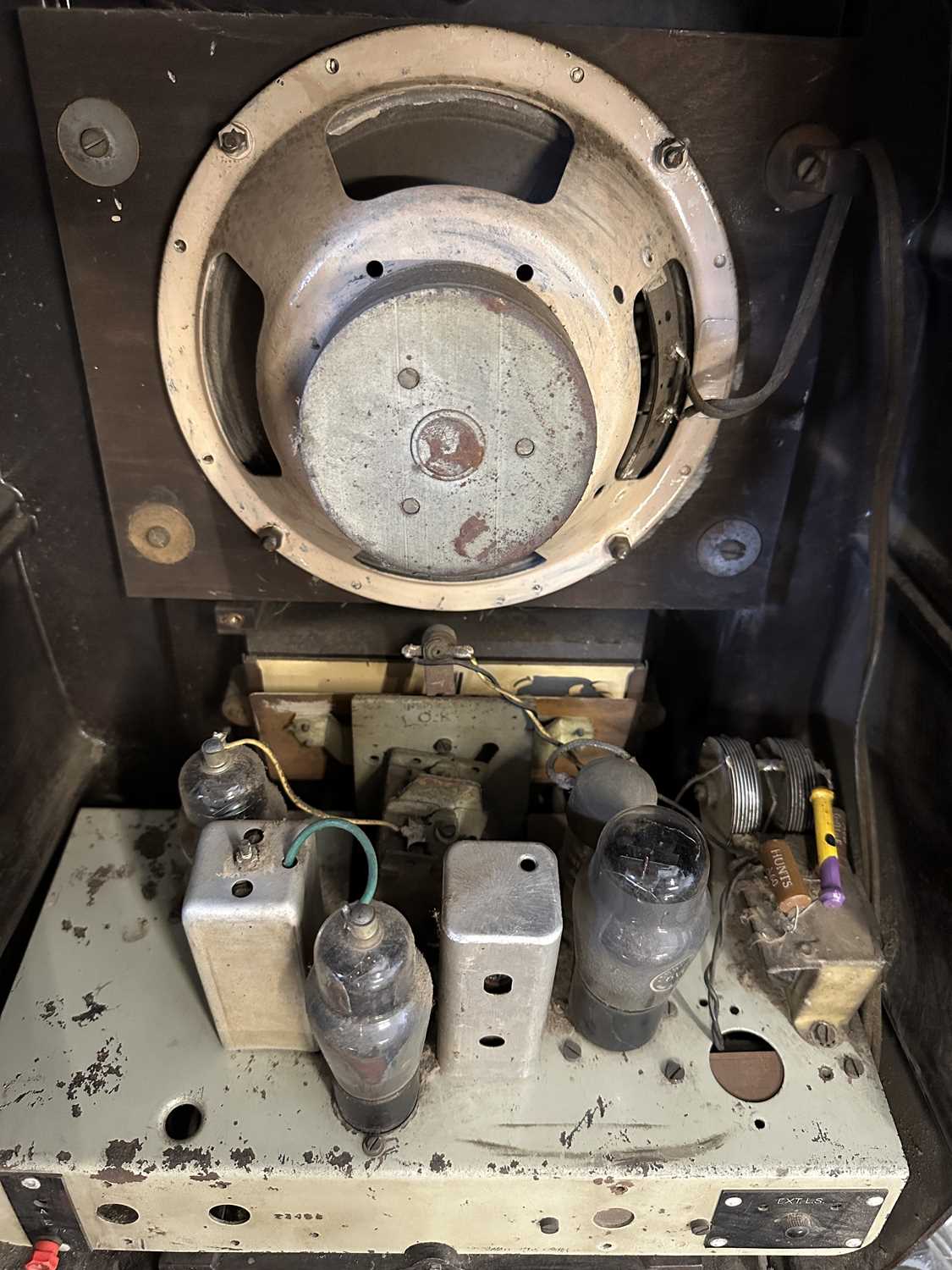 Lot 516 - An Ekco Battery Receiver Type B.37 Valve