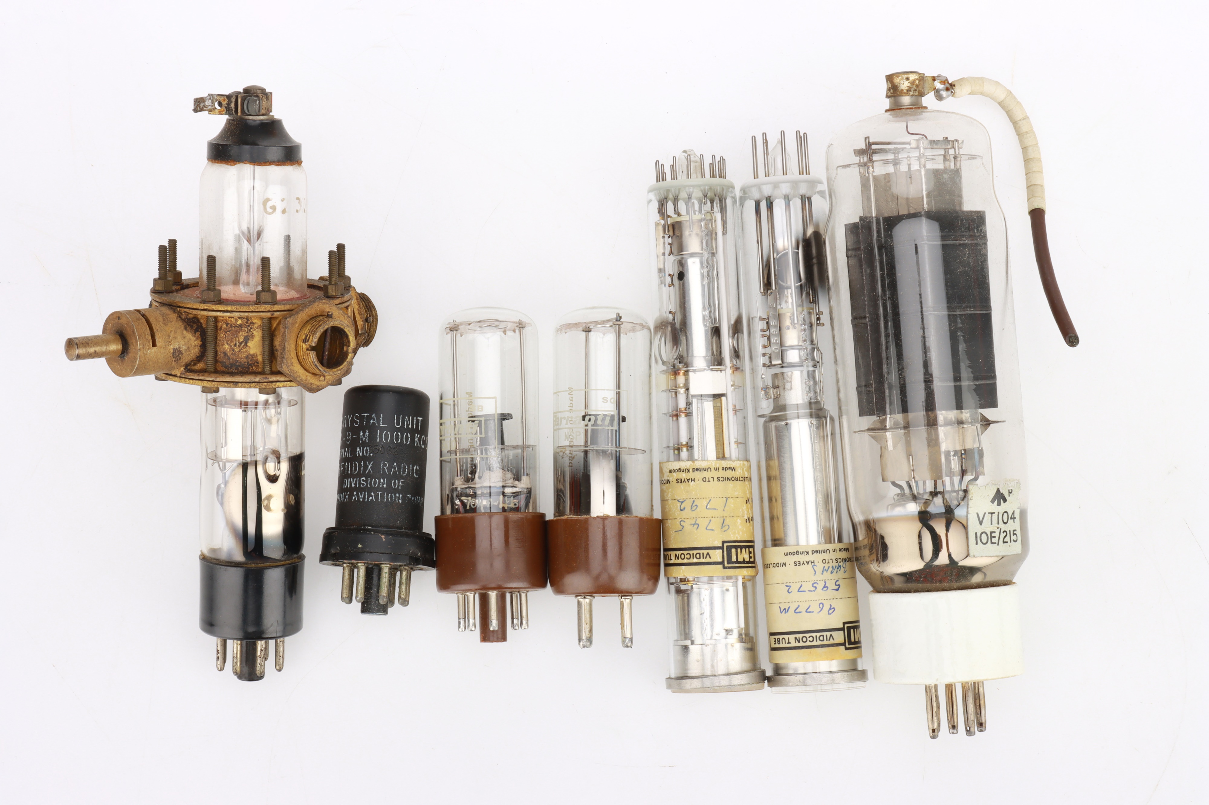 Lot 727 - Small Collection of Military & Radar Valves.