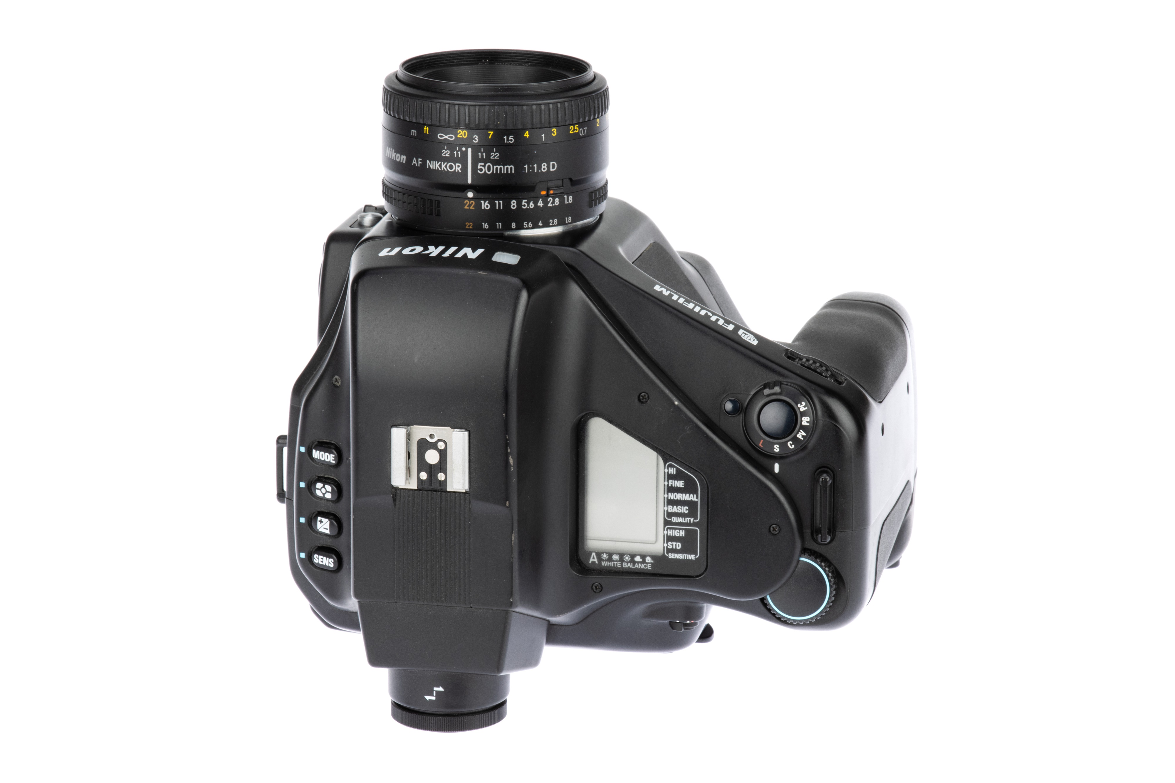 Lot 99 - A Nikon / Fujifilm FujiX DS-565 Digital