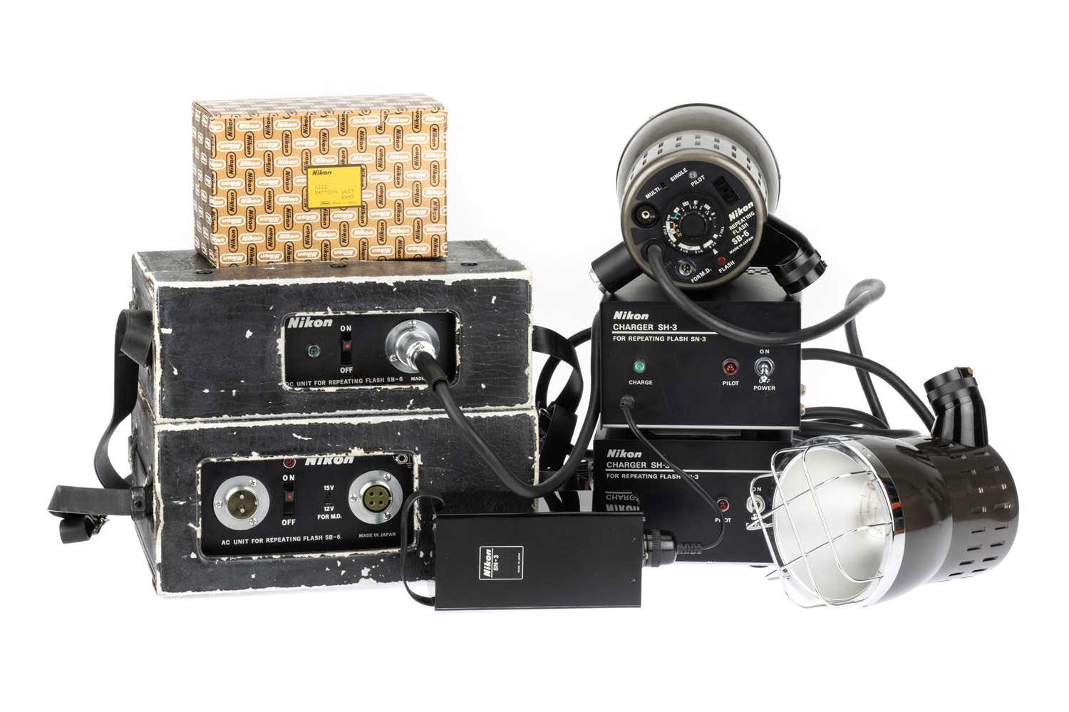 Lot 106 - A Two Head Nikon SB-6 Repeating Flash Outfit,