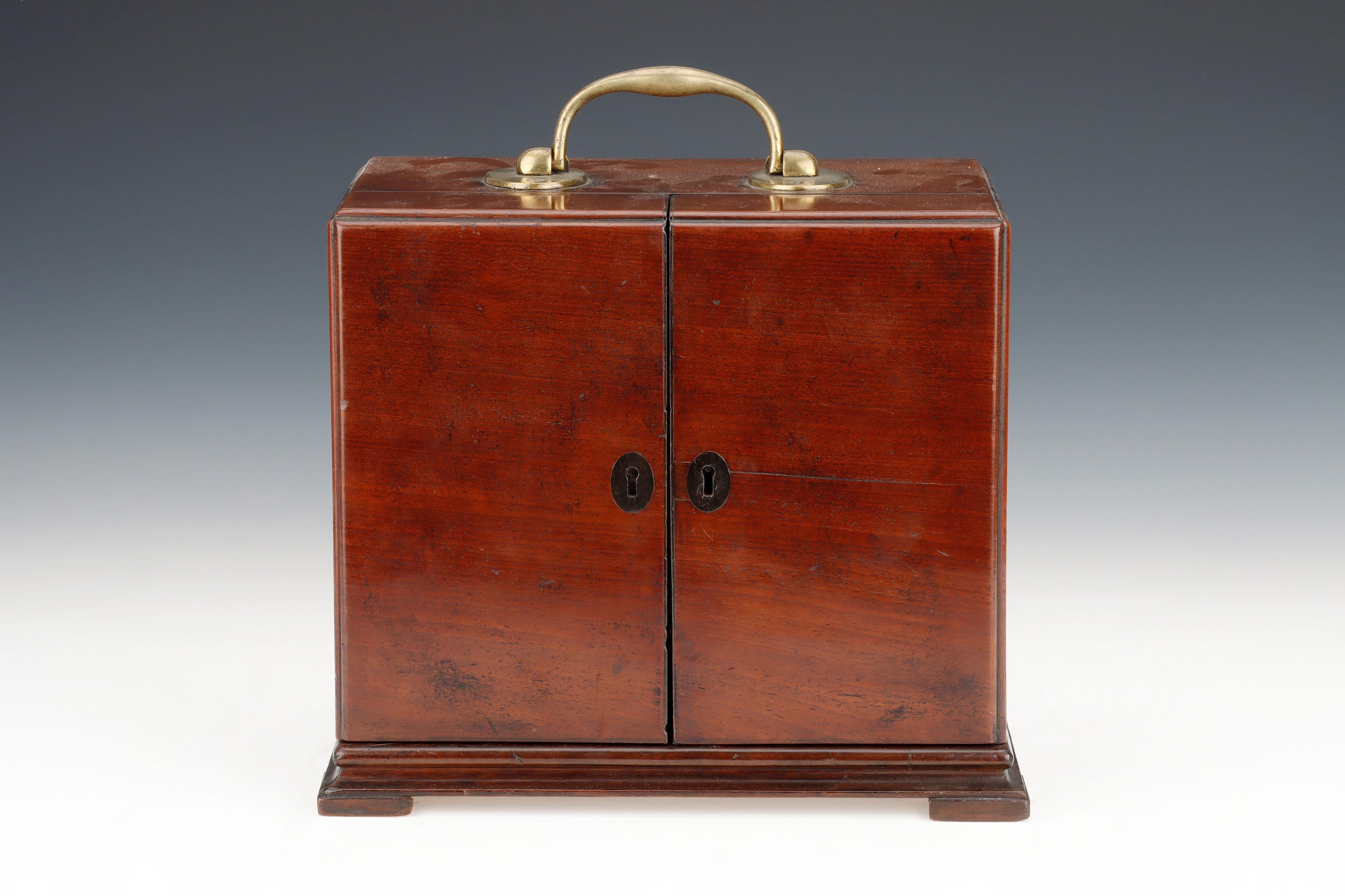 Lot 30 - Victorian Domestic Medicine Chest,