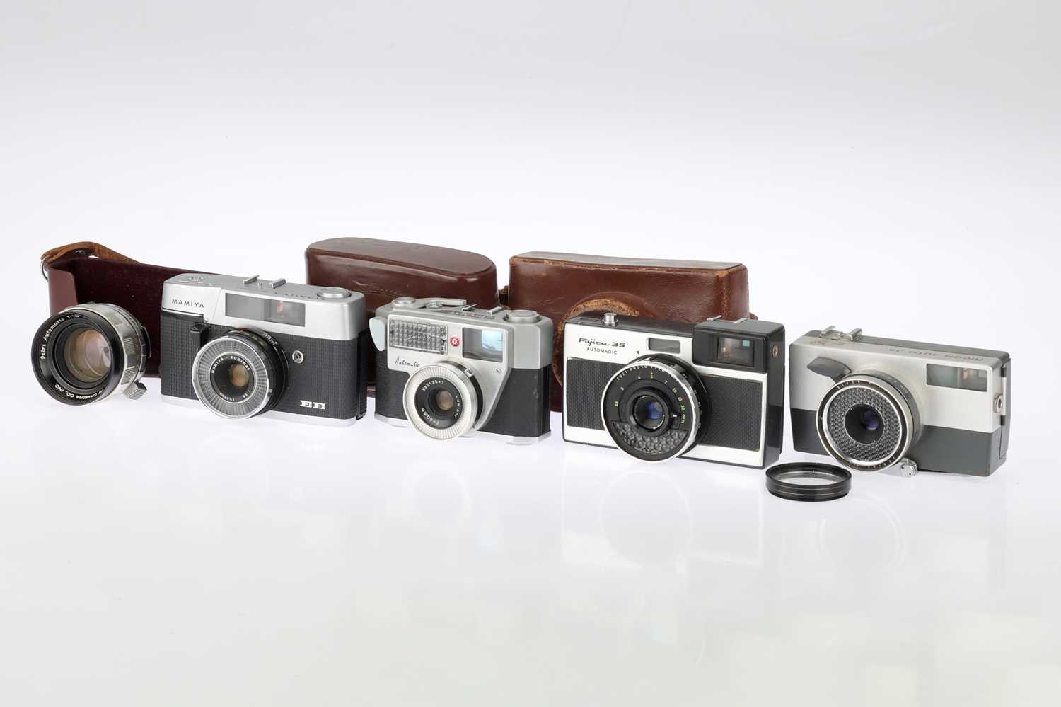 Lot 197 - A Selection of 35mm Cameras,